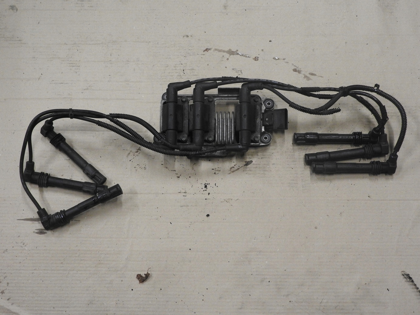 CEWKA ZAPŁONOWA PRZEWODY MODUŁ AUDI A4 B5 A6 C4 C5 A8 D2 2.4 2.8 V6 ...