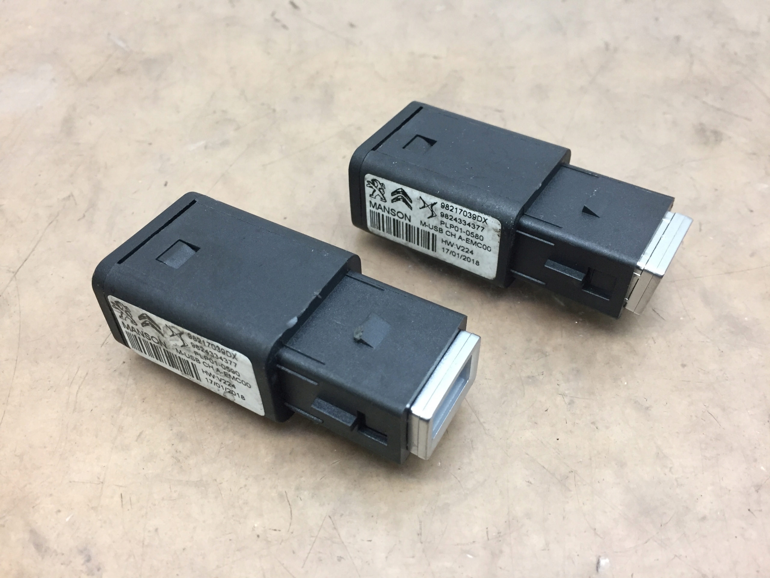 CITROEN DS7 GNIAZDO PORT USB 98217039DX 9824334377 za 50 zł z Chocz K ...