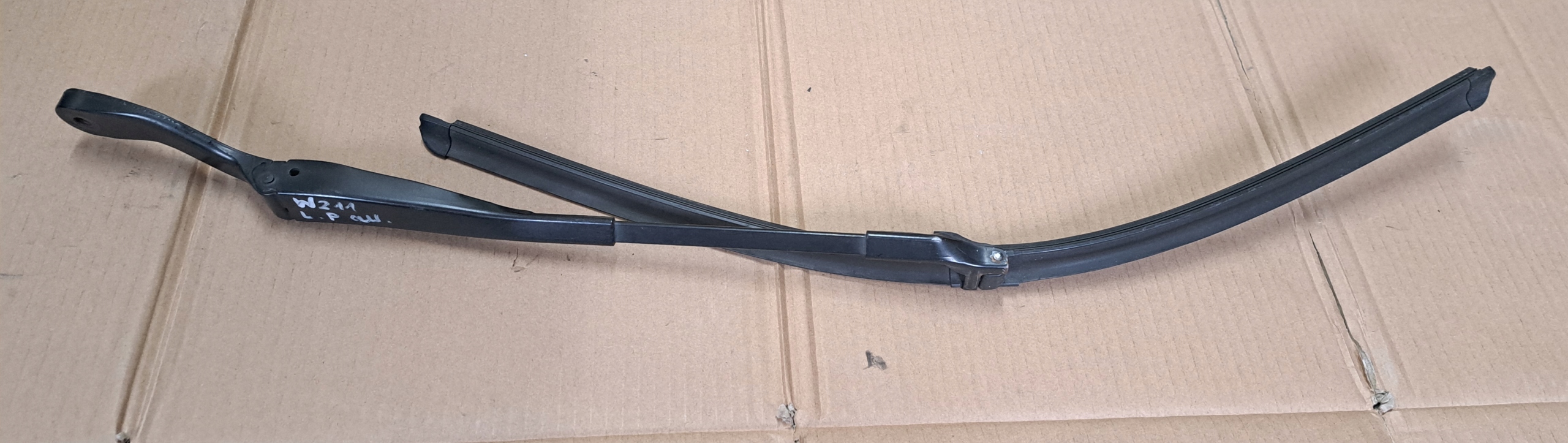 MERCEDES E KLASA W211 RAMIĘ WYCIERACZKI LEWY PRZÓD A2118200344 za 40 zł ...