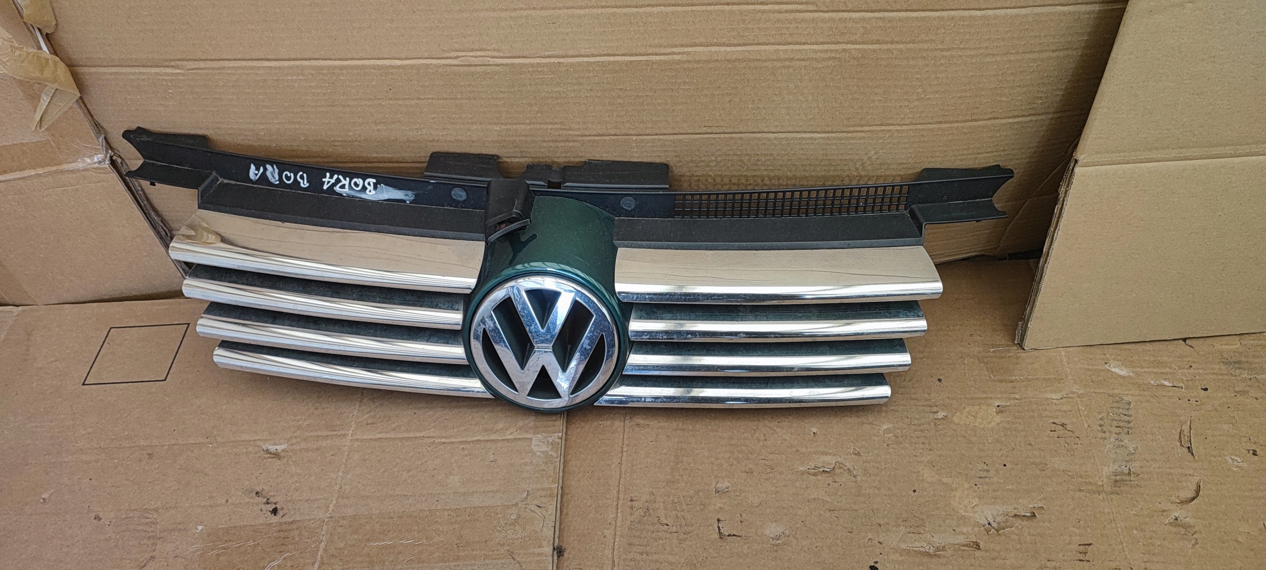 VW BORA GRIL GRILL ATRAPA CHŁODNICY CHROM ŁADNY za 110.00PLN z Zbąszyń ...
