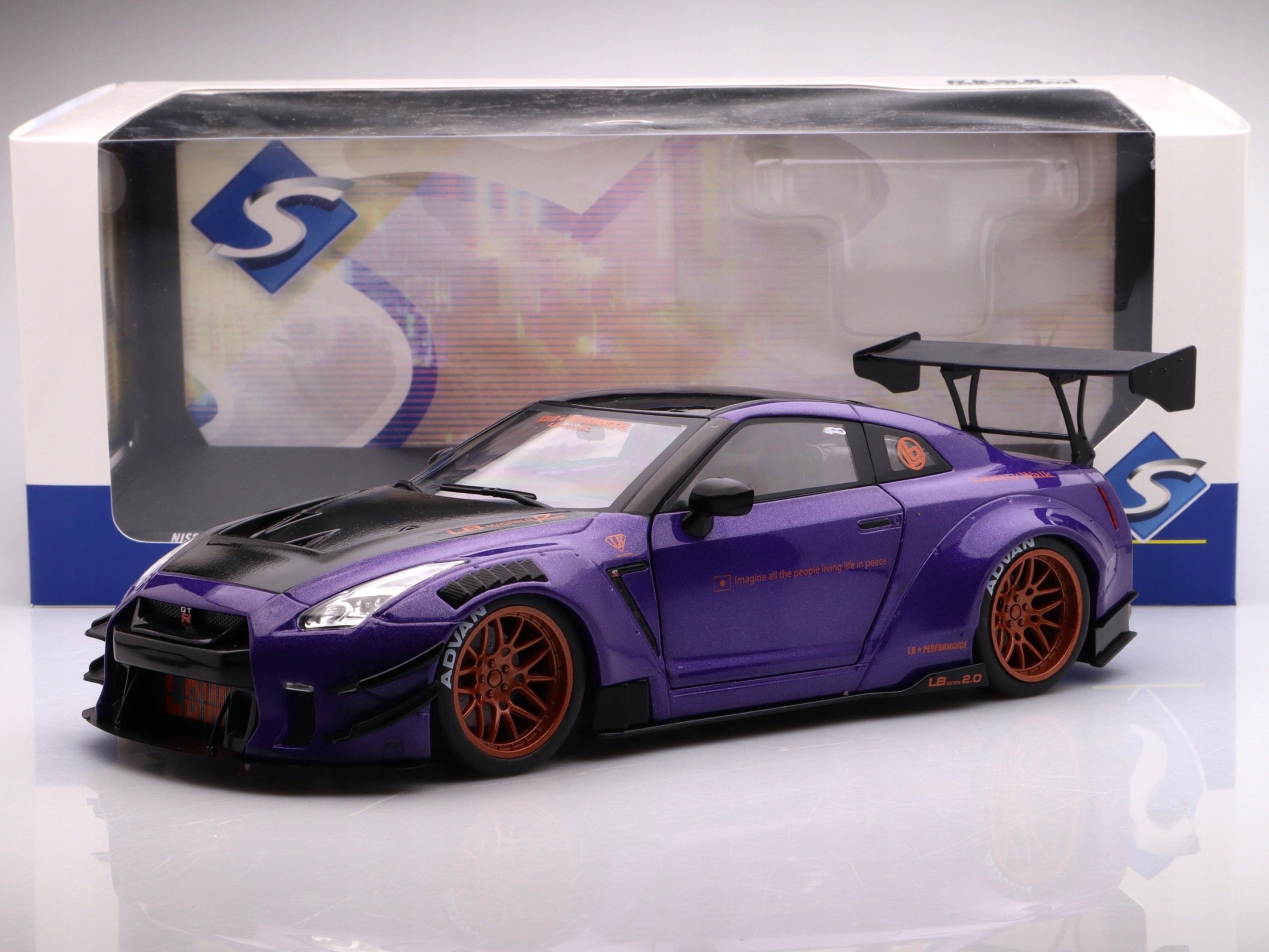 Nissan GT-R (R35) Liberty Walk Body Kit 2.0 - 2022, purple Solido 1:18 ...