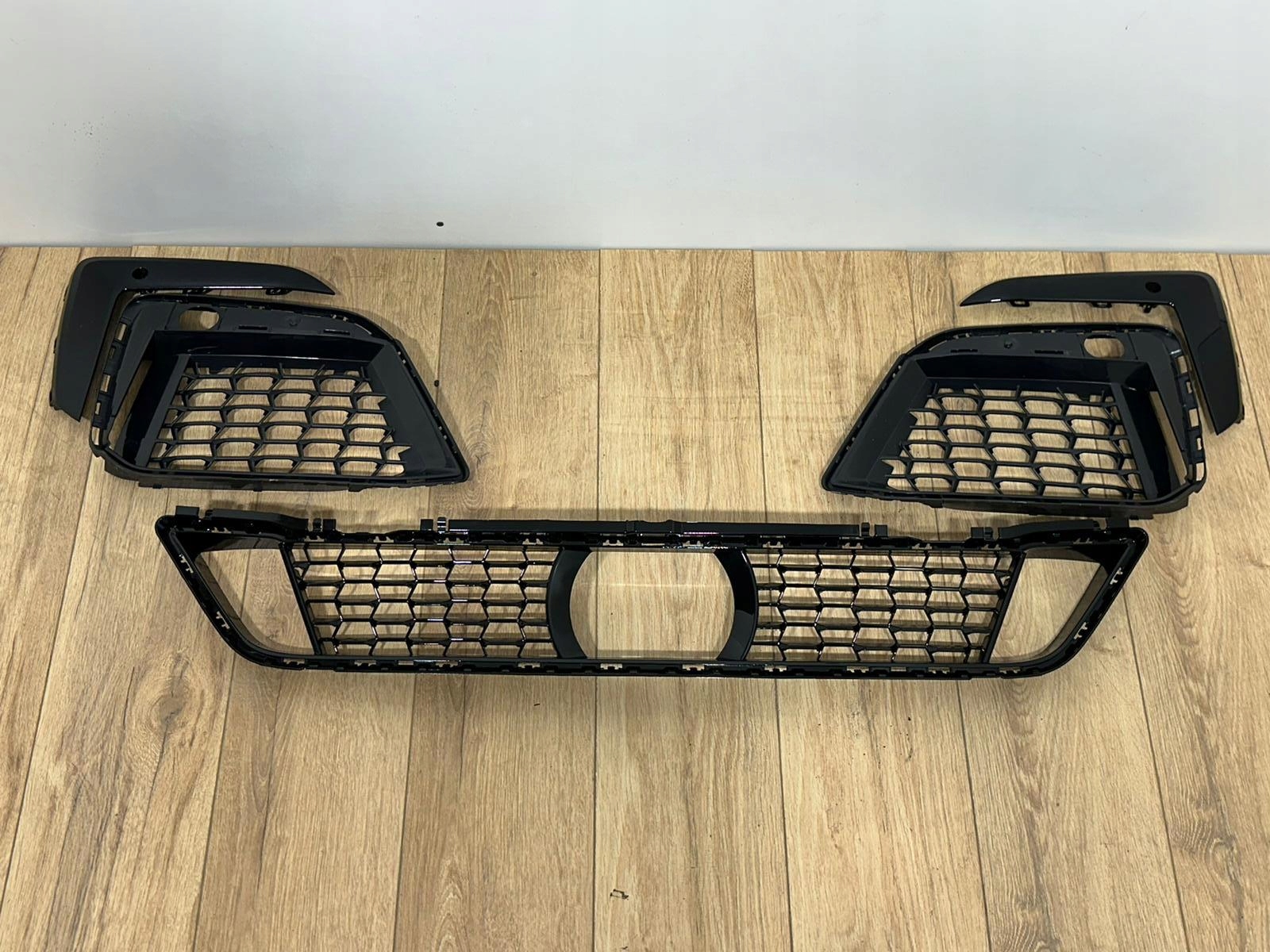 zestaw kratek kratki zderzak przód M pakiet BMW G30 G31 LCI lift radar ...