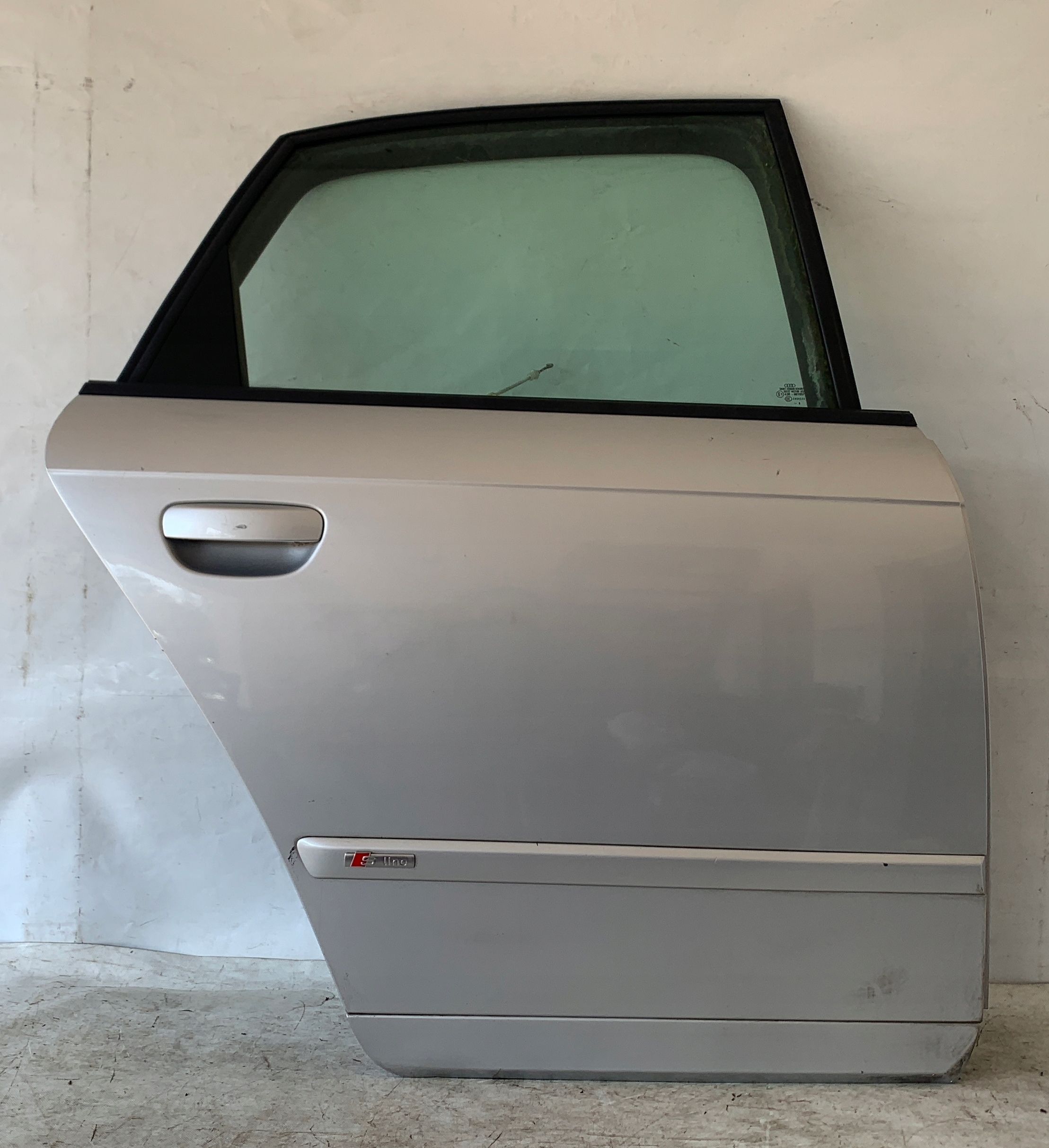 Купить # ДВЕРЬ ПРАВАЯ ЗАД ЗАДНИЙ AUDI A4 B7 СЕДАН в Украине