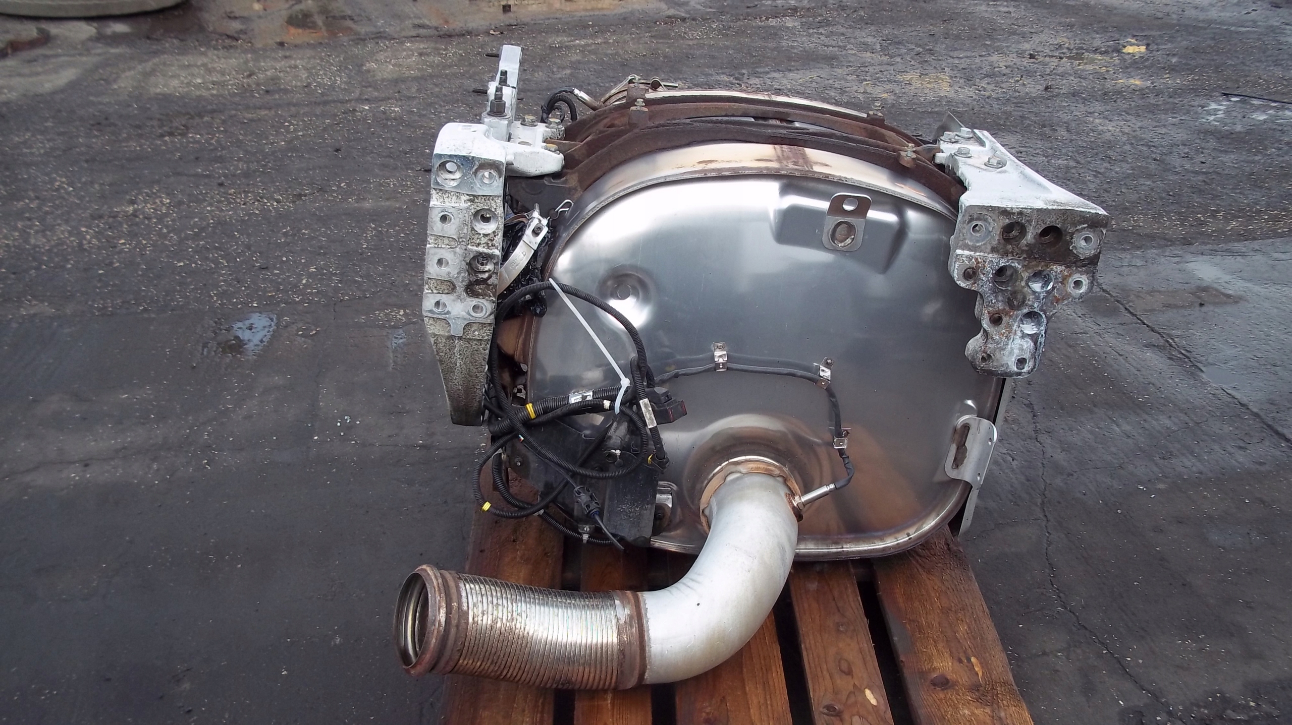 KATALIZATOR VOLVO FH4 E6 21364822 21364822 za 6000 zł z Częstochowa ...