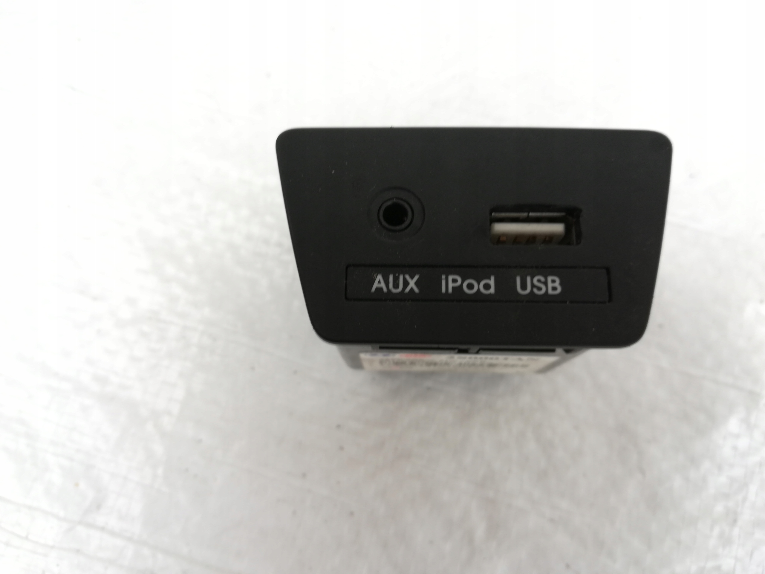 HYUNDAI I30 17- GNIAZDO USB 96110-2S000 za 69.00PLN z Puszczykowo ...