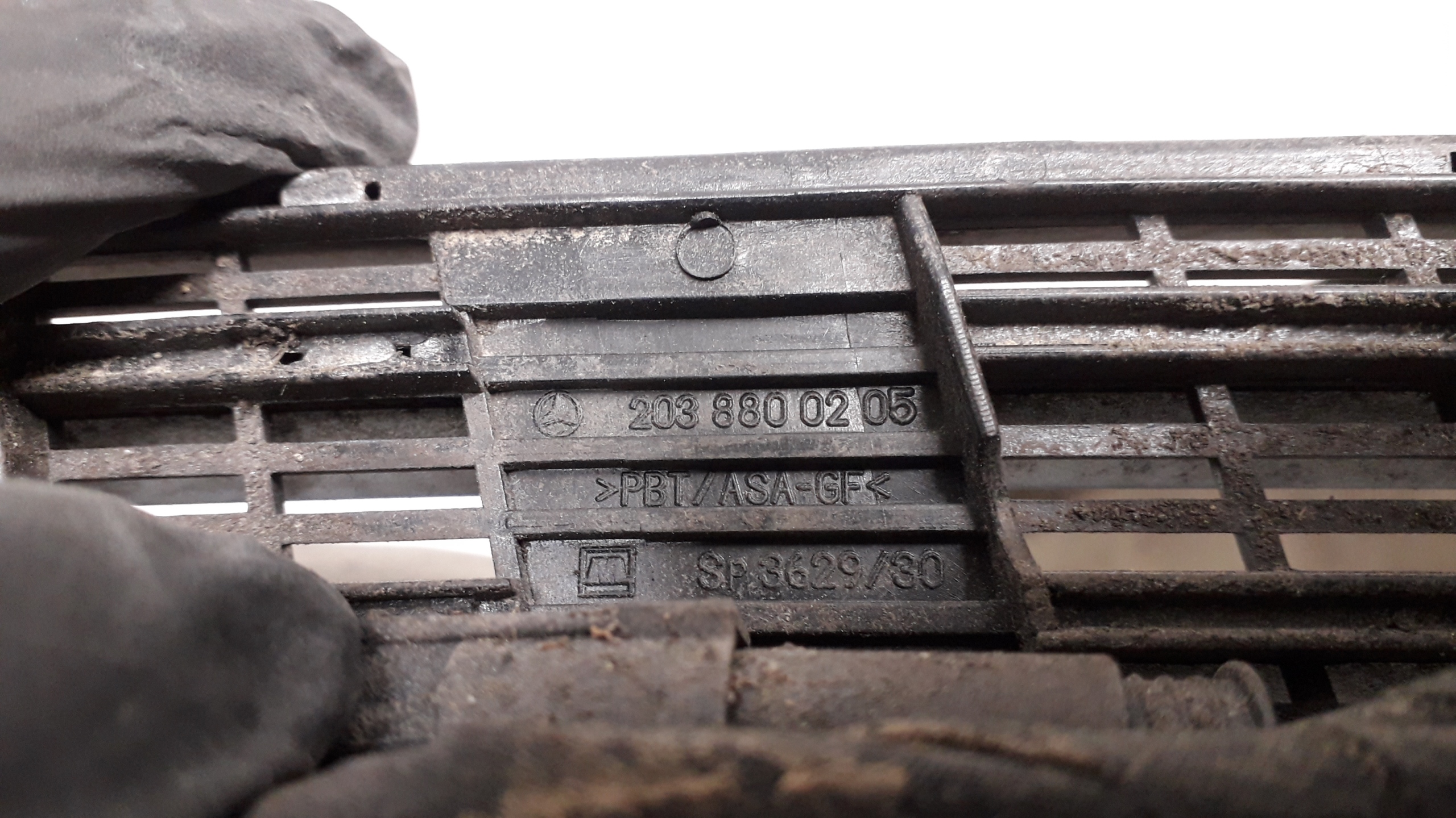 MERCEDES C W203 KRATKA WLOT MASKI 2038800205 - RTEKO - MERCEDES C W203 ...