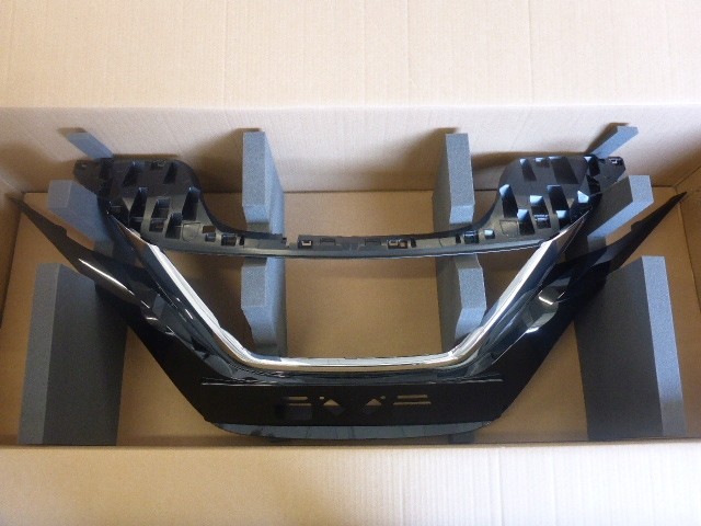 LISTWA GRILL ATRAPA ZDERZAKA NISSAN LEAF II 17- 620705SH1A , 620705SH0A ...