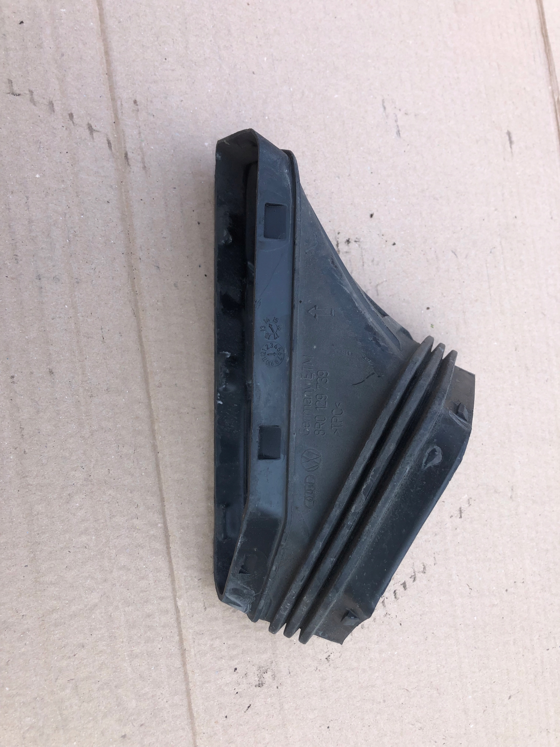 A4 B8 A5 Q5 локоть впускной воздухозаборник 8R0129739 купити на Avtoex ...