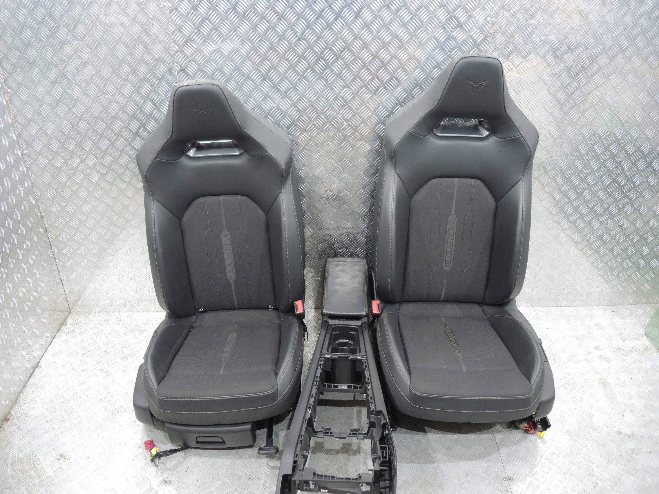 Cupra Formentor Vz5 - w Fotele, kanapy samochodowe - Allegro.pl