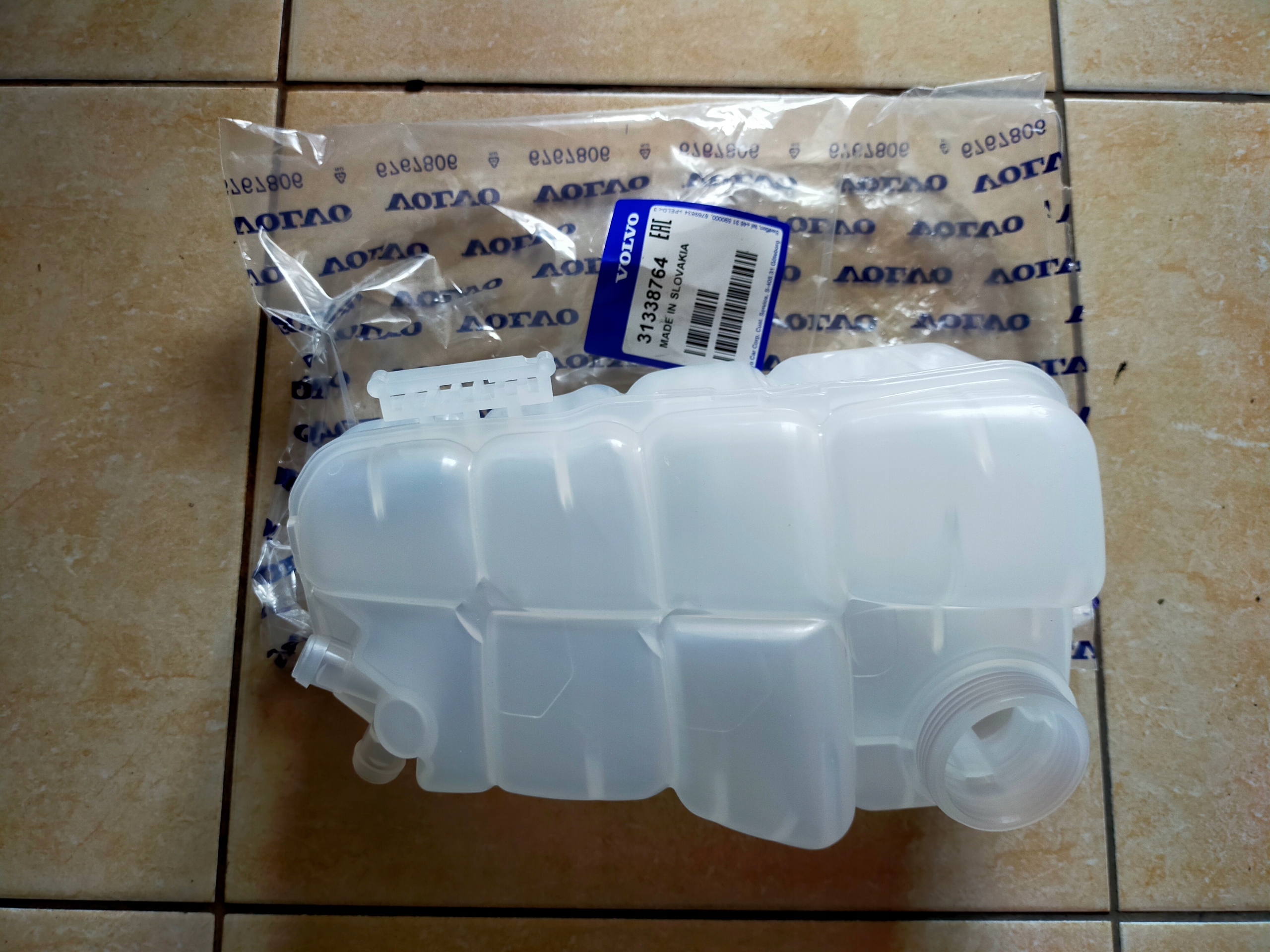 VOLVO V40 12 - 18 ZBIORNICZEK ZBIORNIK WYRÓWNAWCZY 5905232507929 za 260 ...