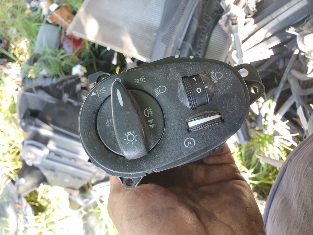 PRZEŁĄCZNIK włącznik ŚWIATEŁ WŁĄCZNIK FORD FOCUS MK1 halogeny ... PRZEŁĄCZNIK włącznik ŚWIATEŁ WŁĄCZNIK FORD FOCUS MK1 halogeny ...