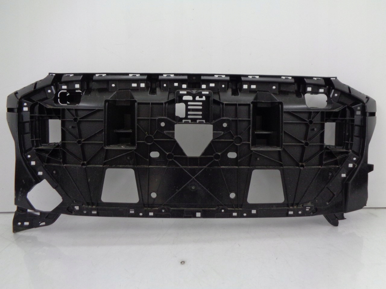 AUDI Q4 ETRON 89A WZMOCNIENIE GRILL ATRAPA za 249.00PLN z Pszczew ...