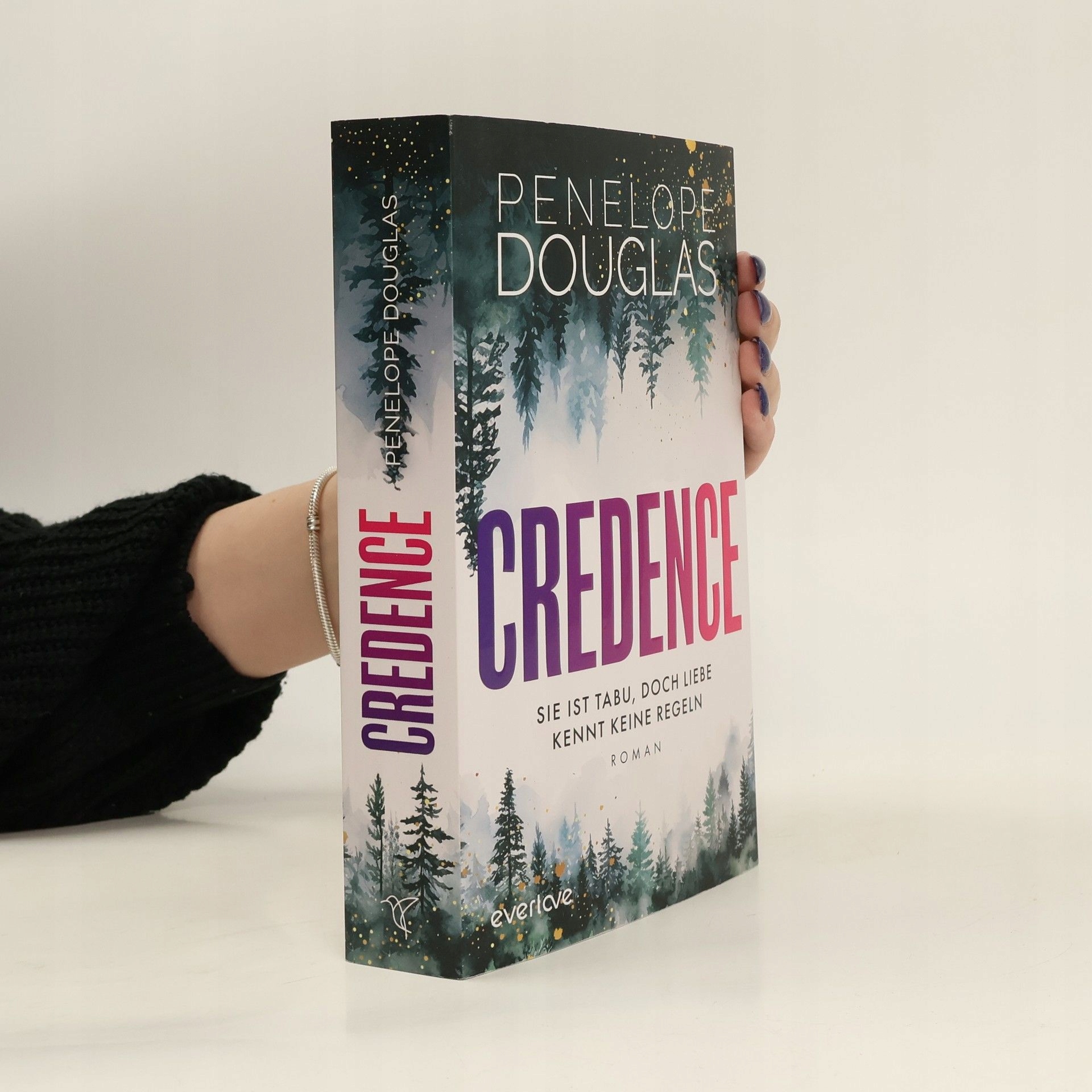 Credence - Sie ist tabu, doch Liebe kennt keine Regeln: Roman Isabelle ...