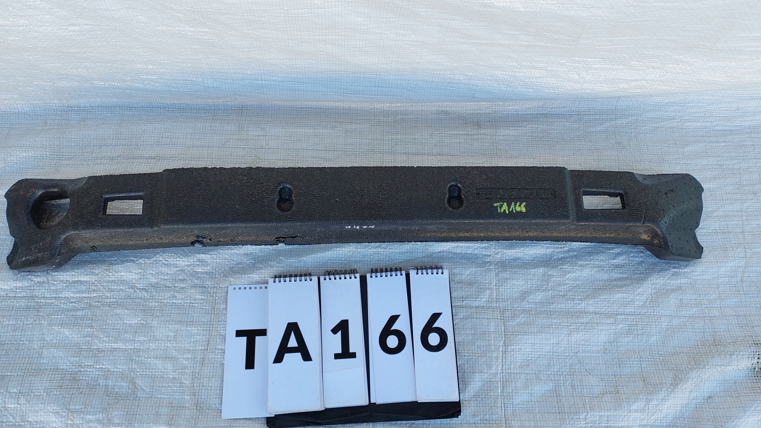 VOLVO XC40 ABSORBER ZDERZAKA PRZÓD 31449345 za 290 zł z MIĘDZYCHÓD ...