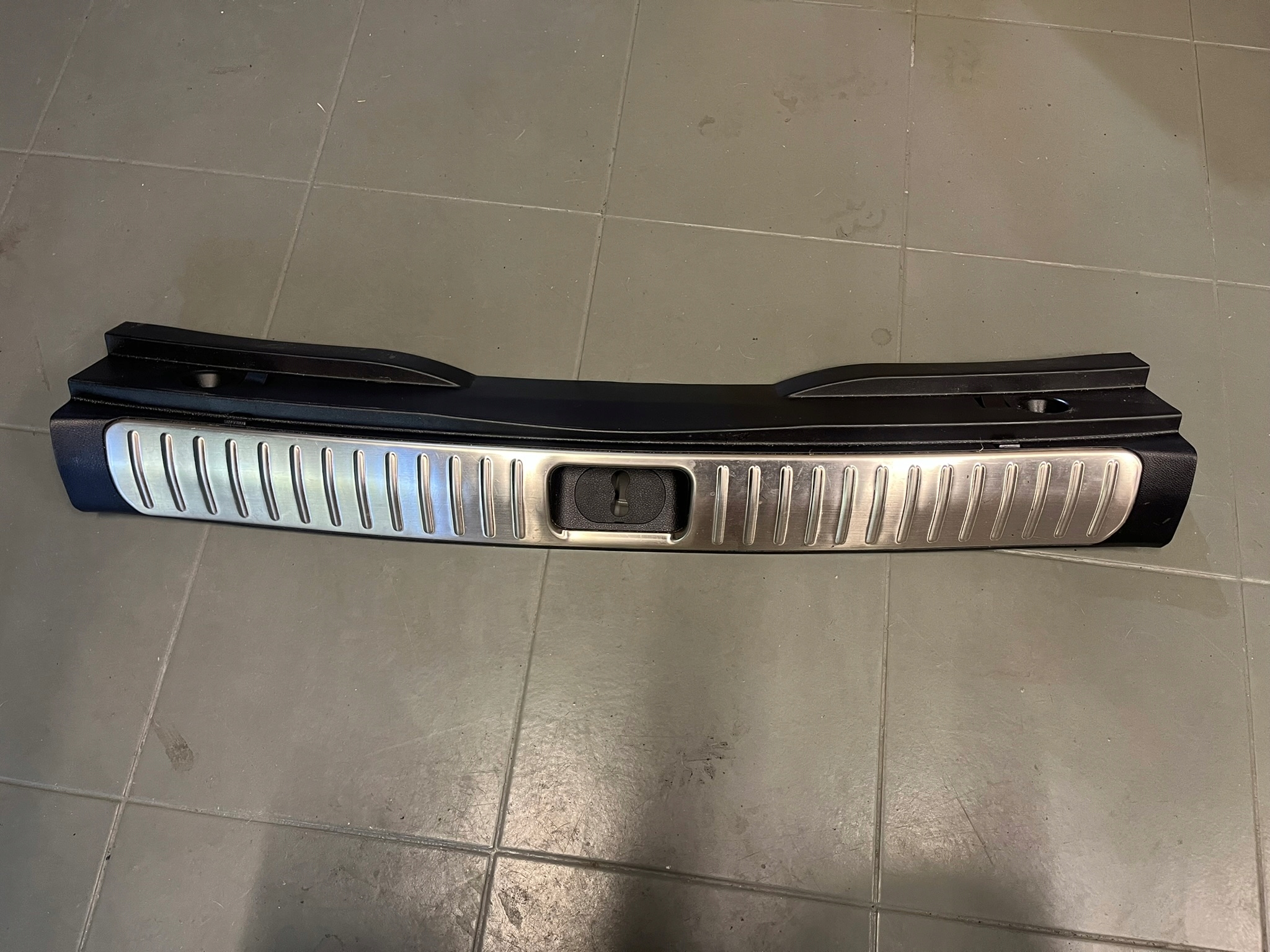 OSŁONA PASA LISTWA BAGAŻNIKA KIA SPORTAGE IV GT LINE FV 85770-D9500 za ...