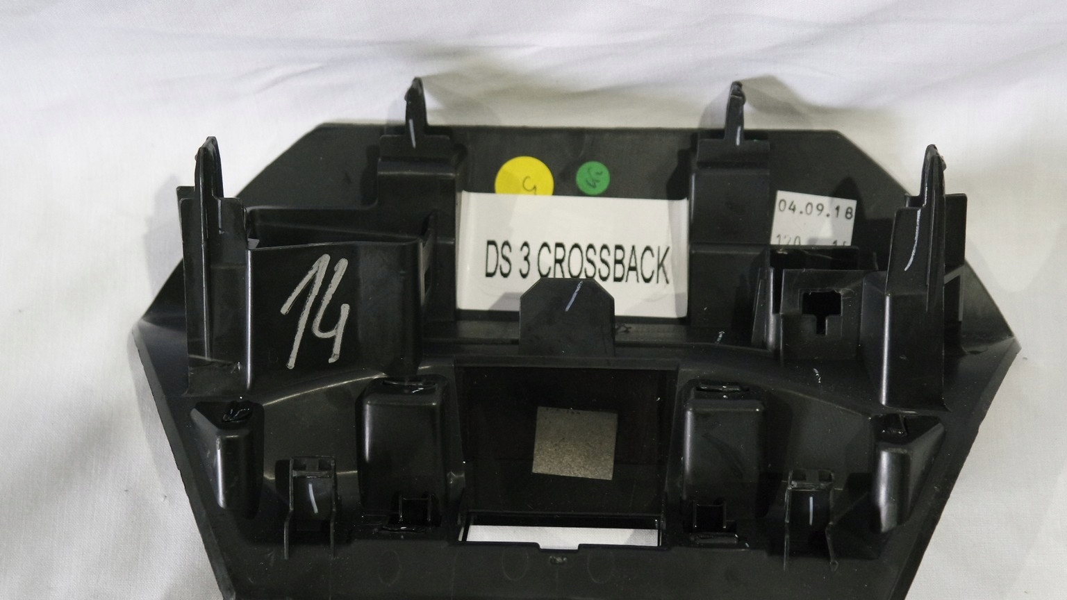 PAINEL DE ESTRUTURA DE PLÁSTICO DS3 CONSOLA TRANSVERSAL - AutoZ Peças