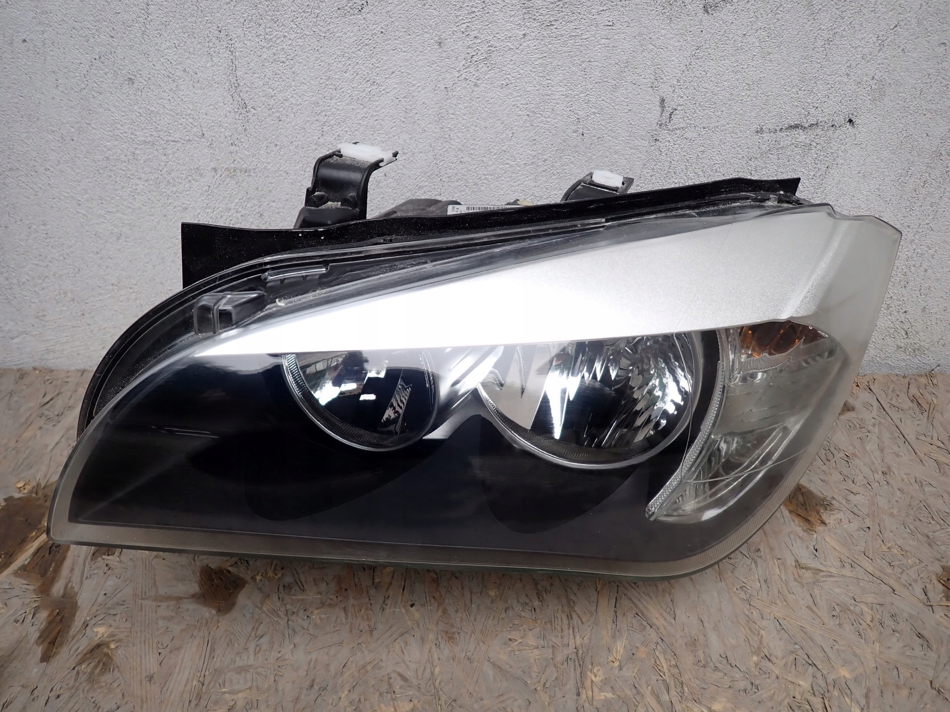 Reflektor E84 Lift - Niska cena na Allegro