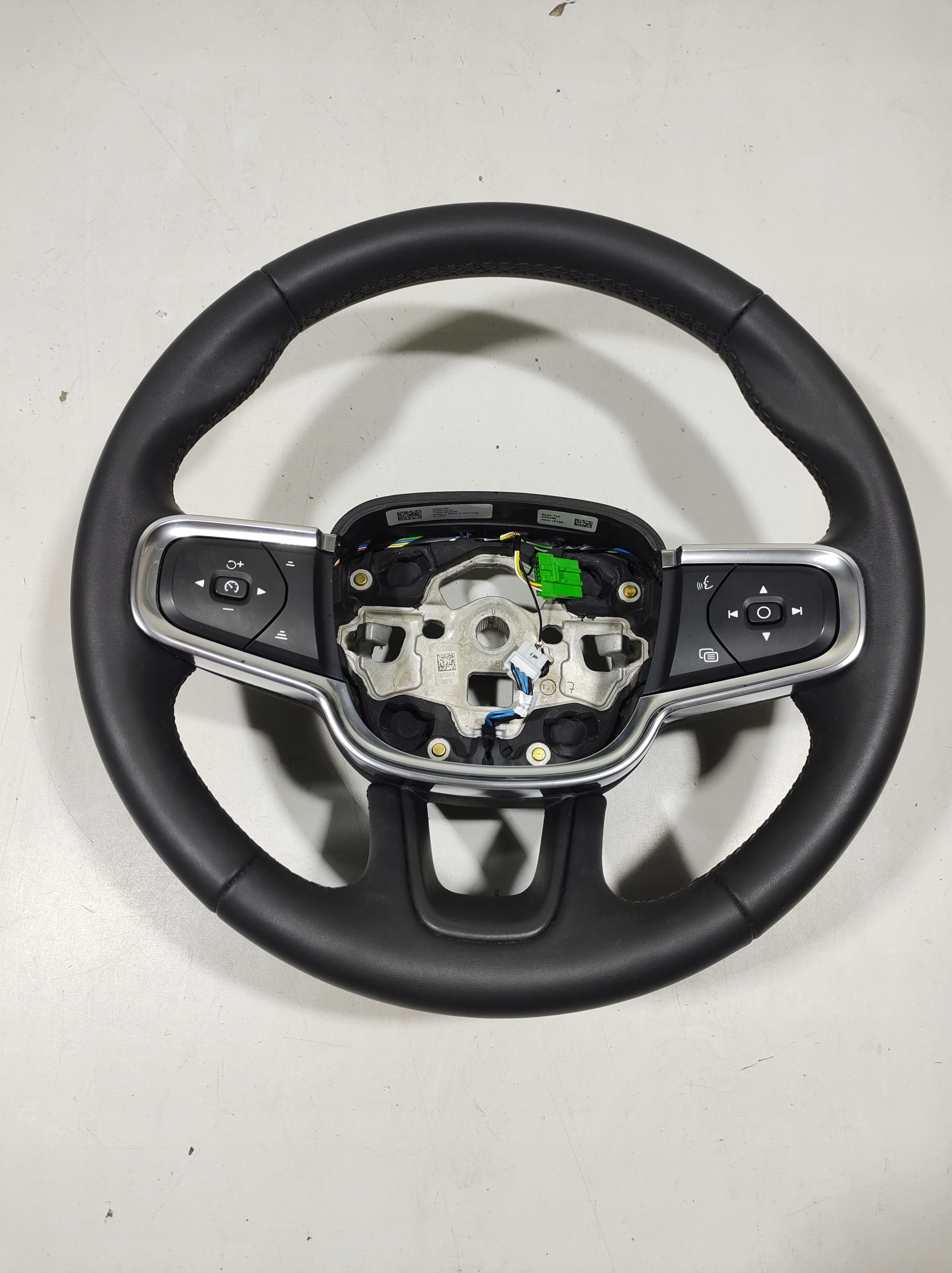 VOLVO XC40 KIEROWNICA SKORZANA PODGRZEWANA 32227630 za 749.00PLN z ...