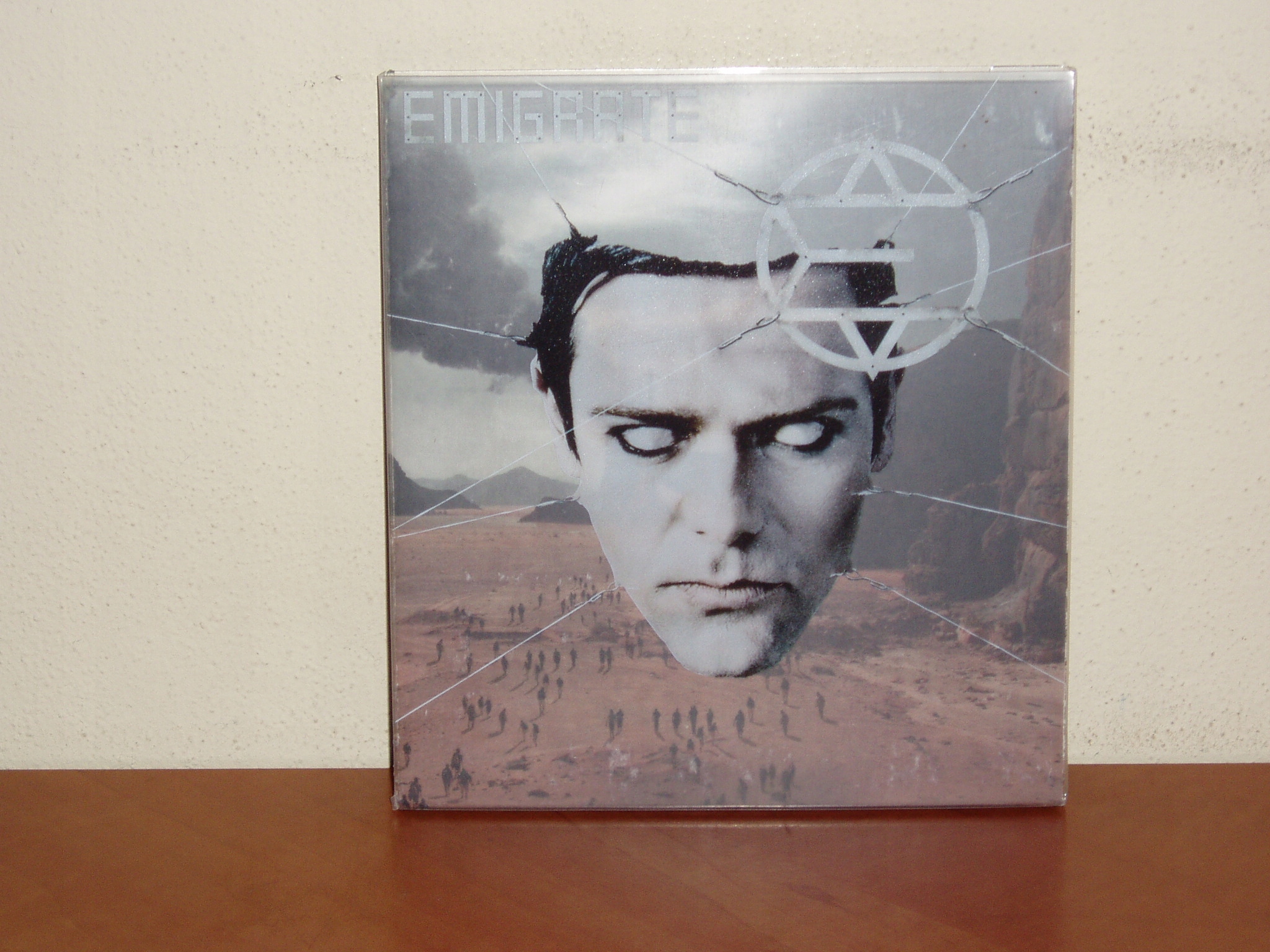 EMIGRATE - EMIGRATE, Używany, 4260085870622 • Cena • Opinie - Allegro