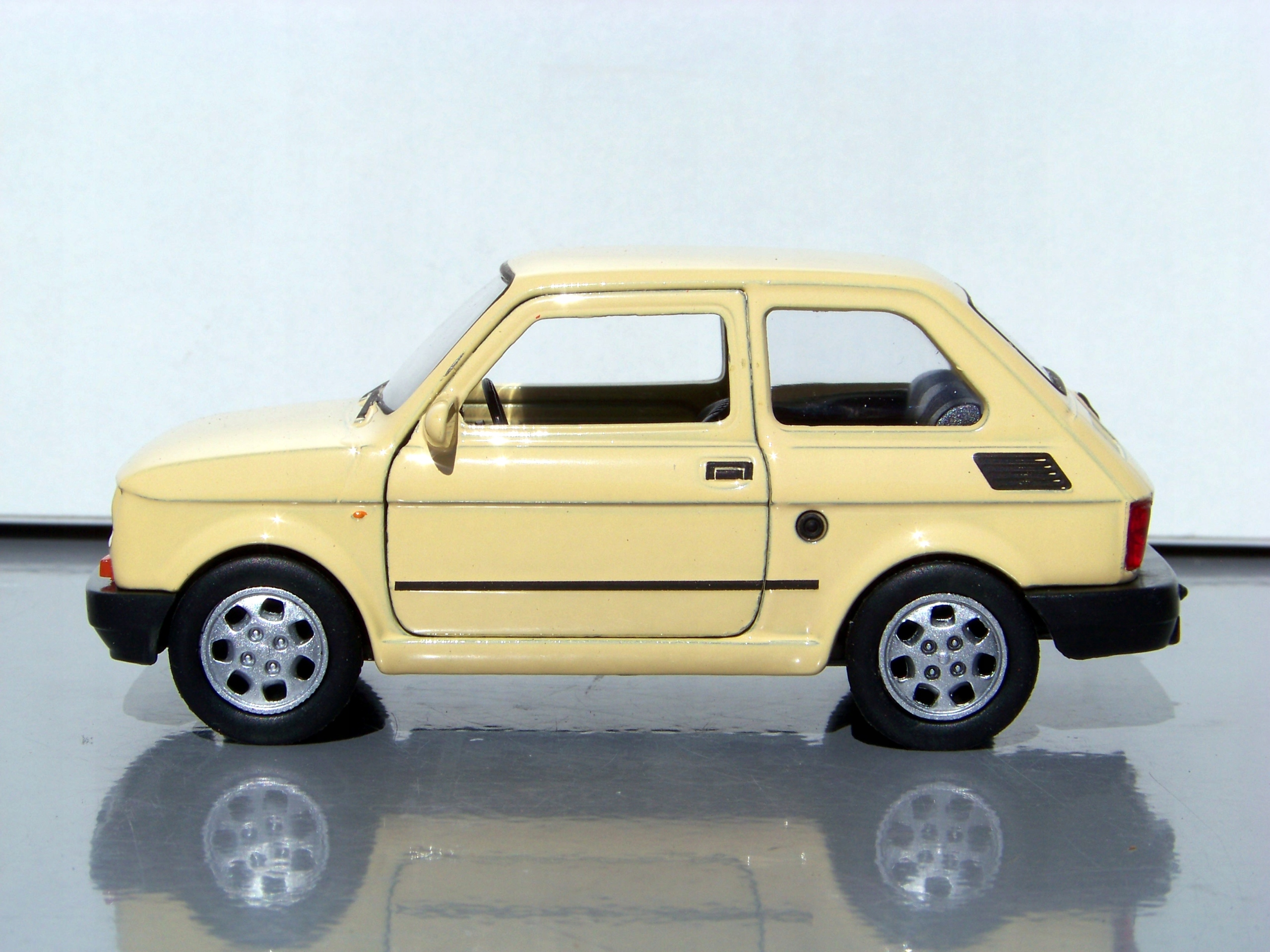 Welly Fiat 126P Maluch 1:34 Legendy Prl Metal (5904538645762) • Cena ...