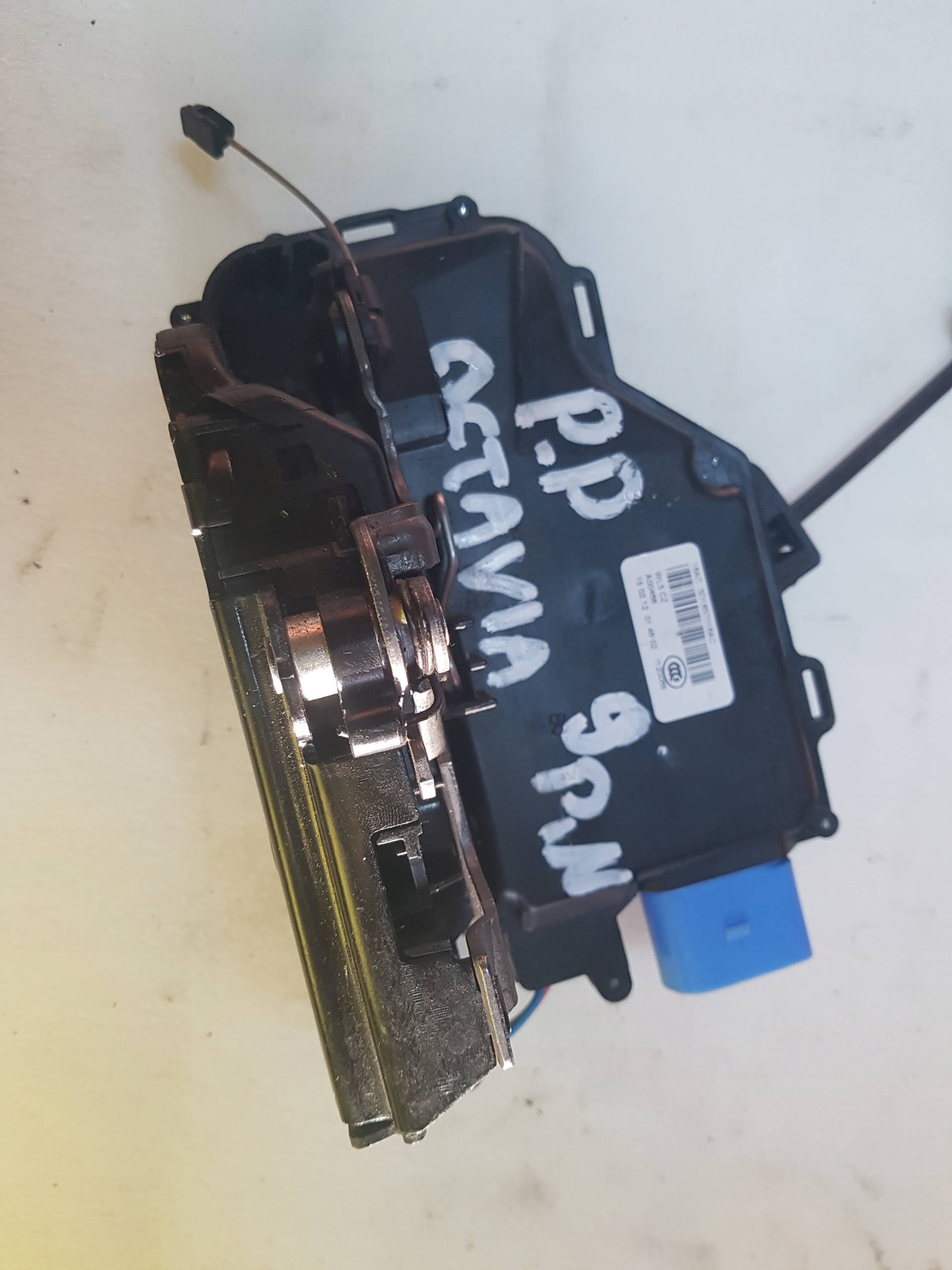 Skoda OE 3D1 837 016AC zamek drzwi - porównaj ceny - Allegro.pl