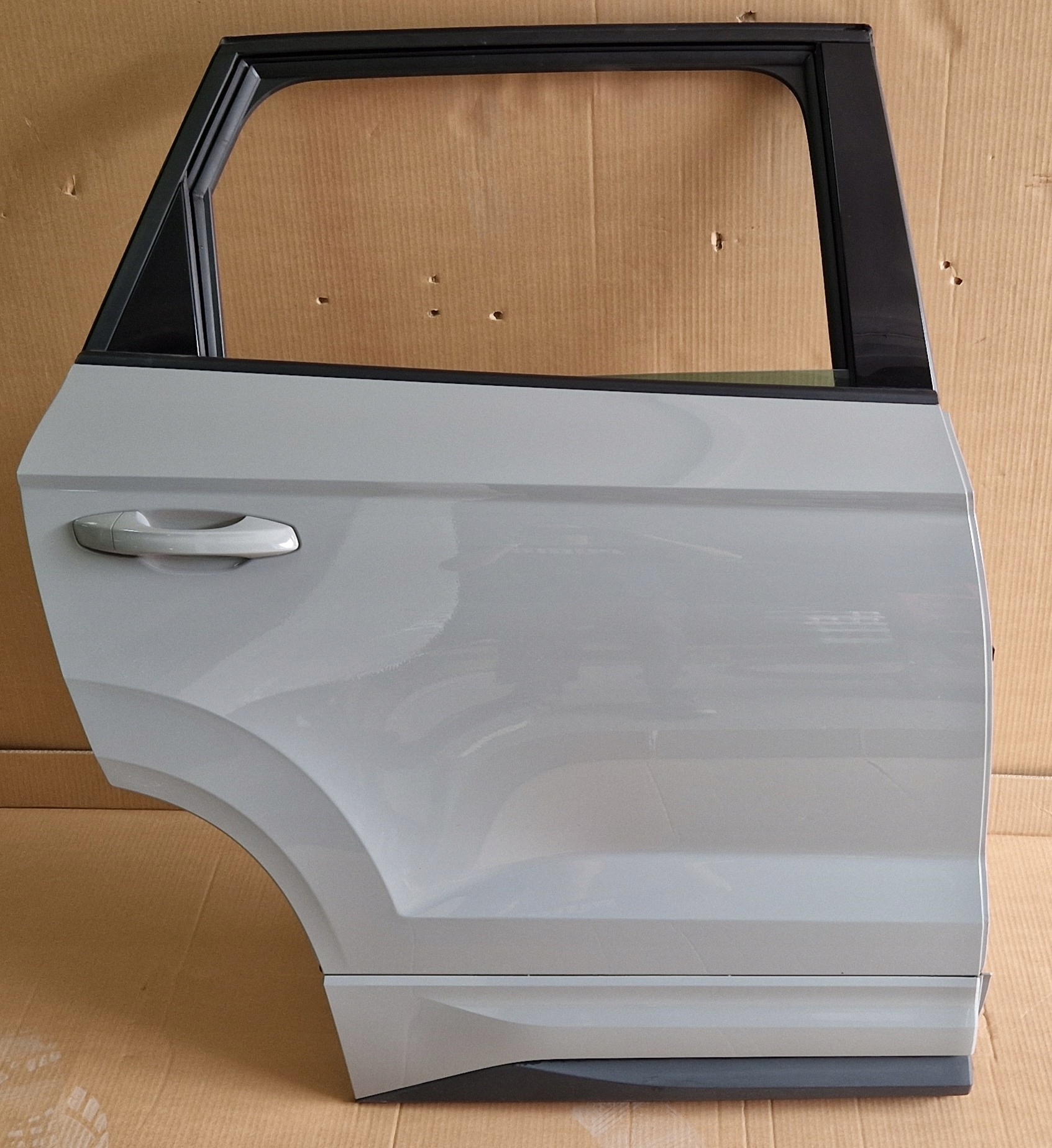 DRZWI SKODA KAROQ W KOLOR LF7A ORYGINAŁ JAK NOWE za 3099.00PLN z ...