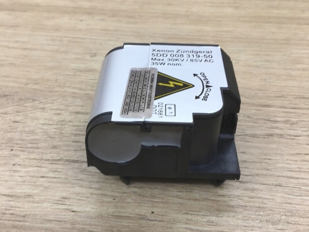 5DD008319-50 5DD008319-50 - Стартер ксенону VW T5 Multivan Caravelle ...