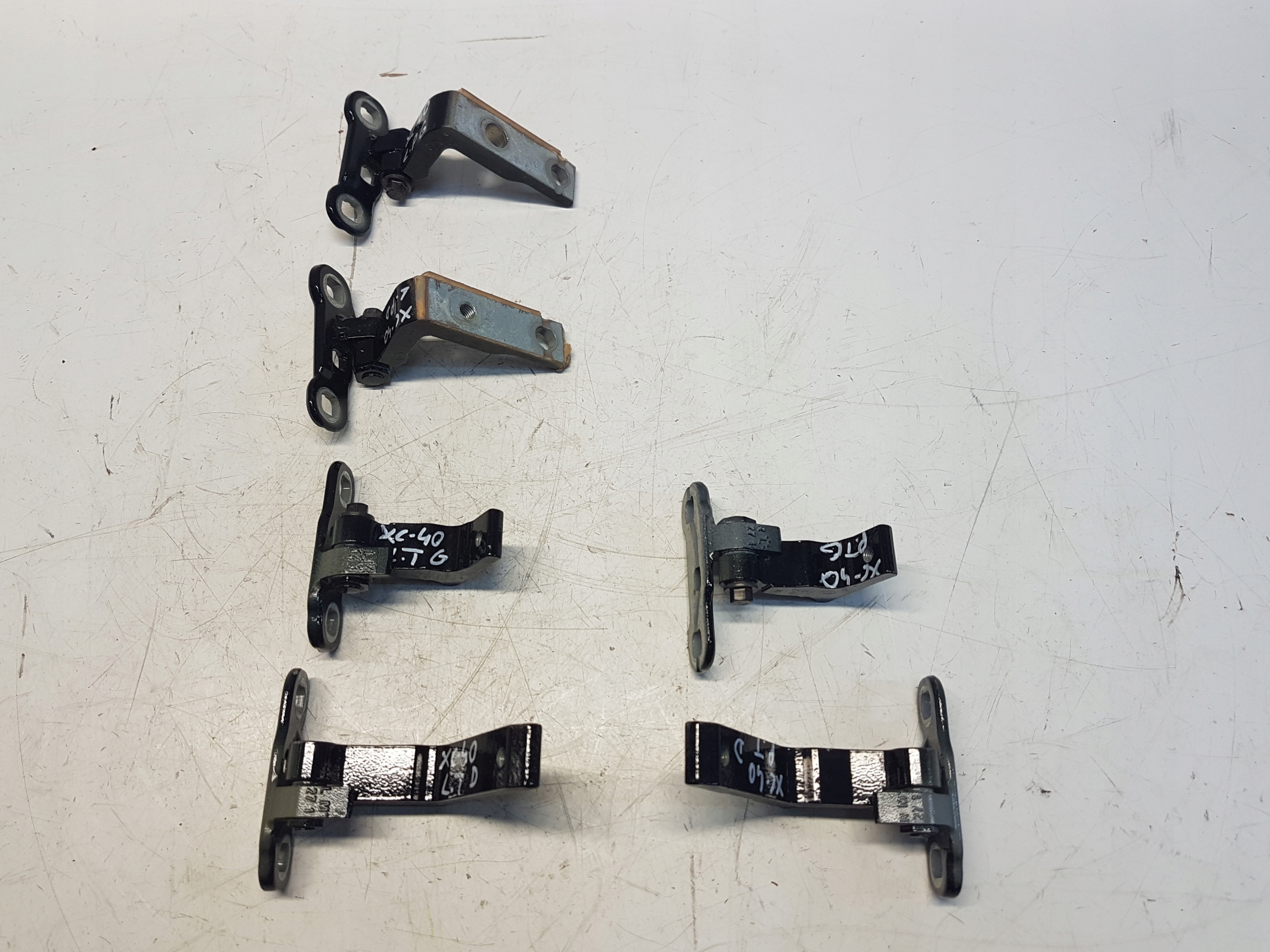 VOLVO XC40 Zawias drzwi lewy przód góra dół zawiasdrzwi151654545 za 180 ... VOLVO XC40 Zawias drzwi lewy przód góra dół zawiasdrzwi151654545 za 180 ...