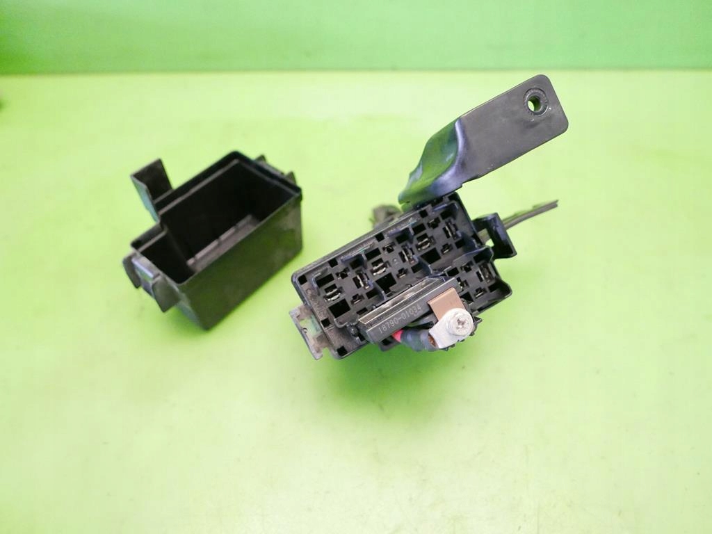 SKRZYNKA BEZPIECZNIKÓW HYUNDAI I20 I 1.4 CRDI 08- za z Brodnica ...