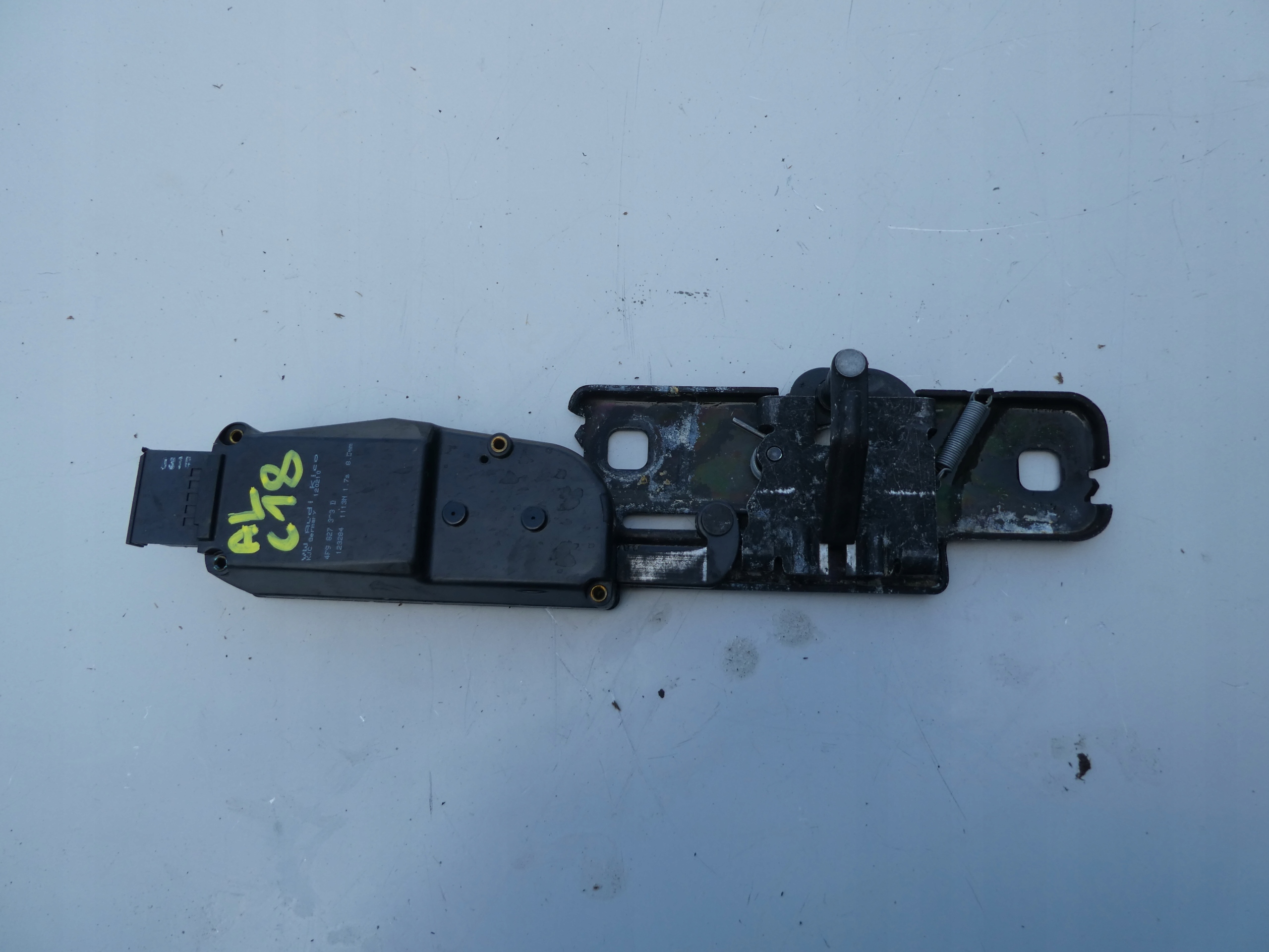 ZAMEK DOCIĄG KLAPY BAGAŻNIKA A4 B8 4F9827383D za z Boleszkowice ...