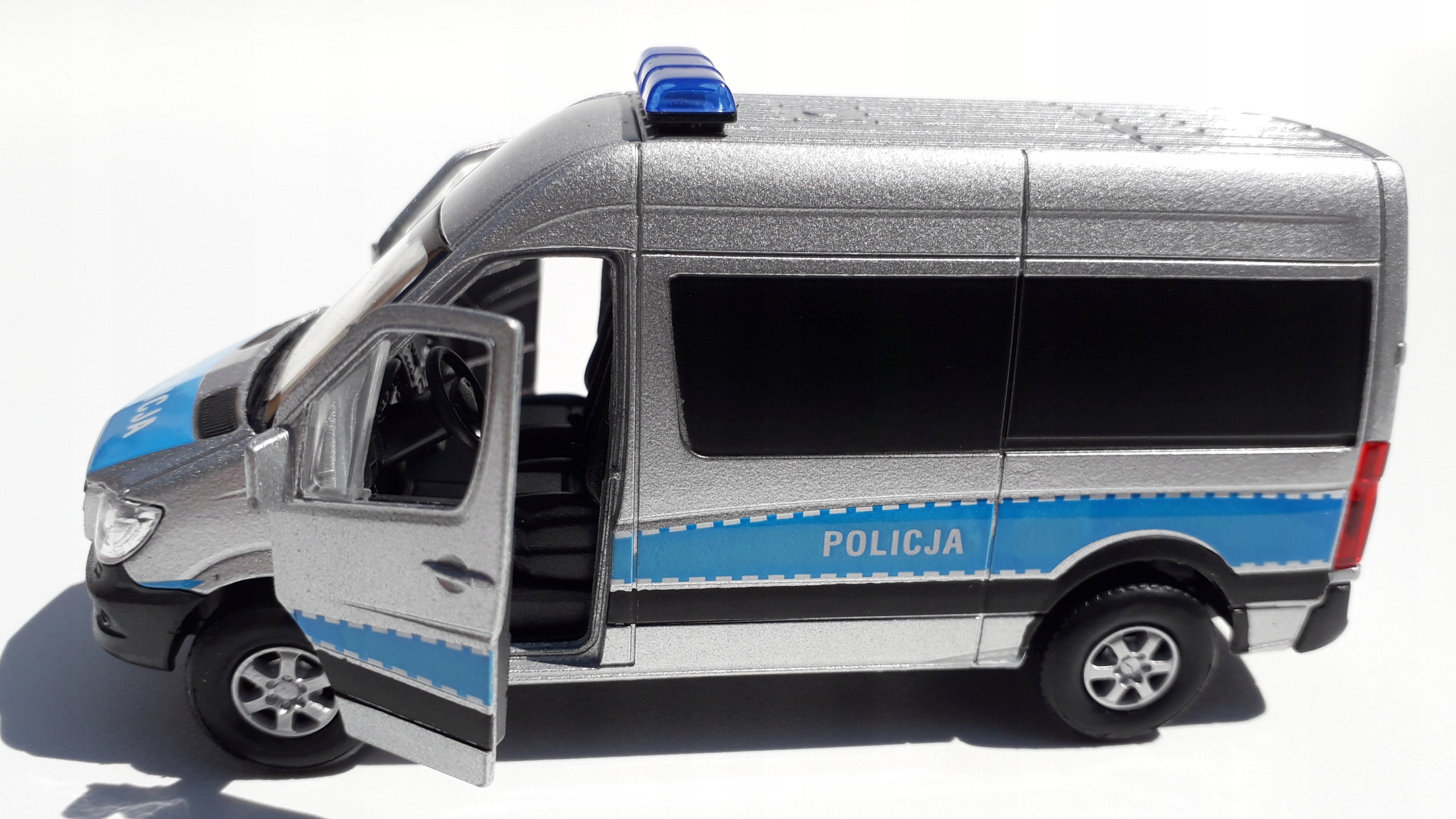 WELLY MERCEDES-BENZ SPRINTER VAN POLICJA 1:34 NOWY • Cena, Opinie - Allegro