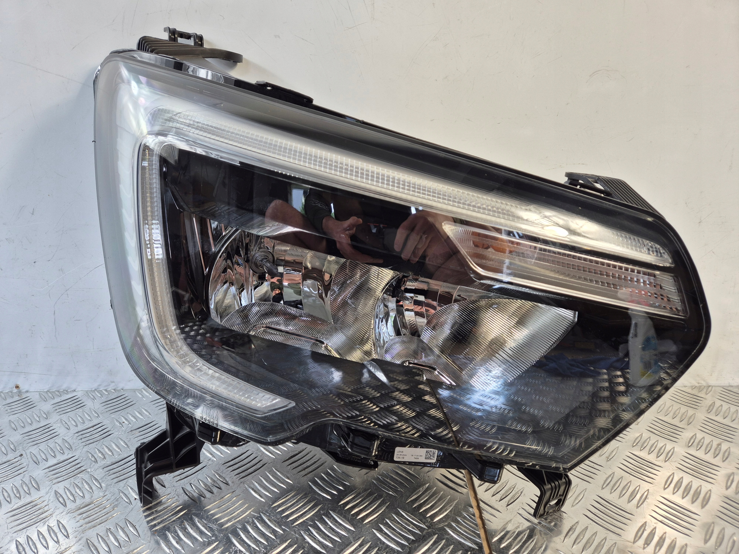 Jobb első fényszóró hagyományos 260105567R új Renault Master IV, • Ár ...