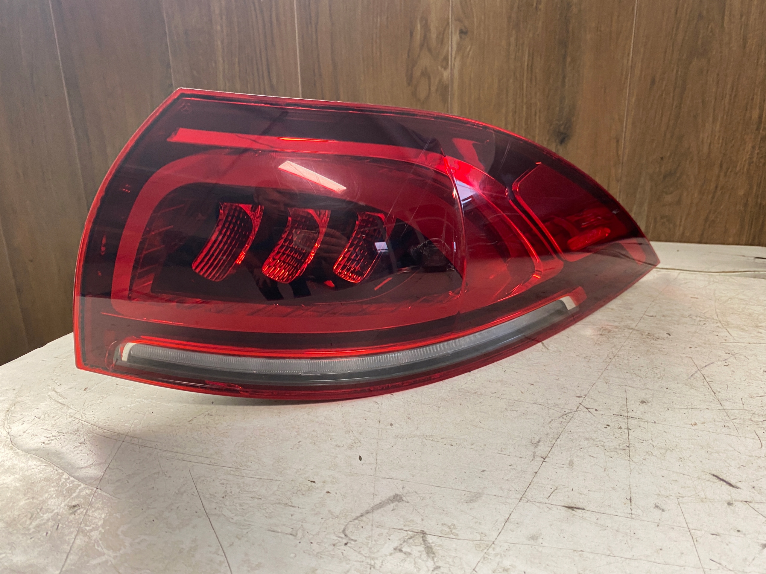 MERCEDES GLE W167 LAMPA PRAWY TYŁ LED A1679060707 A1679060707 za 550 zł ... MERCEDES GLE W167 LAMPA PRAWY TYŁ LED A1679060707 A1679060707 za 550 zł ...