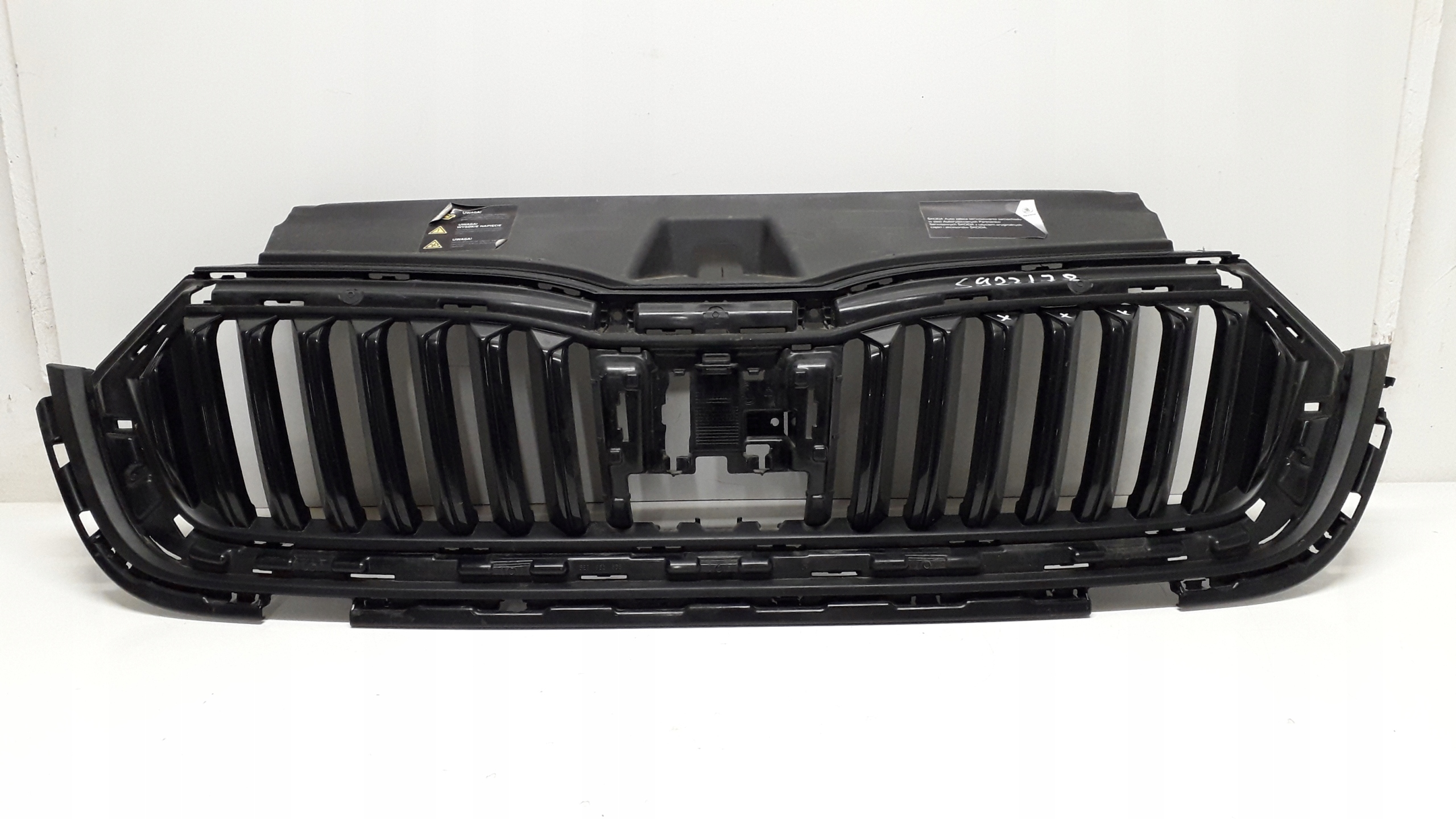 SKODA OCTAVIA 4 IV 19- GRILL ATRAPA 5E3853653 - porównaj ceny - Allegro.pl