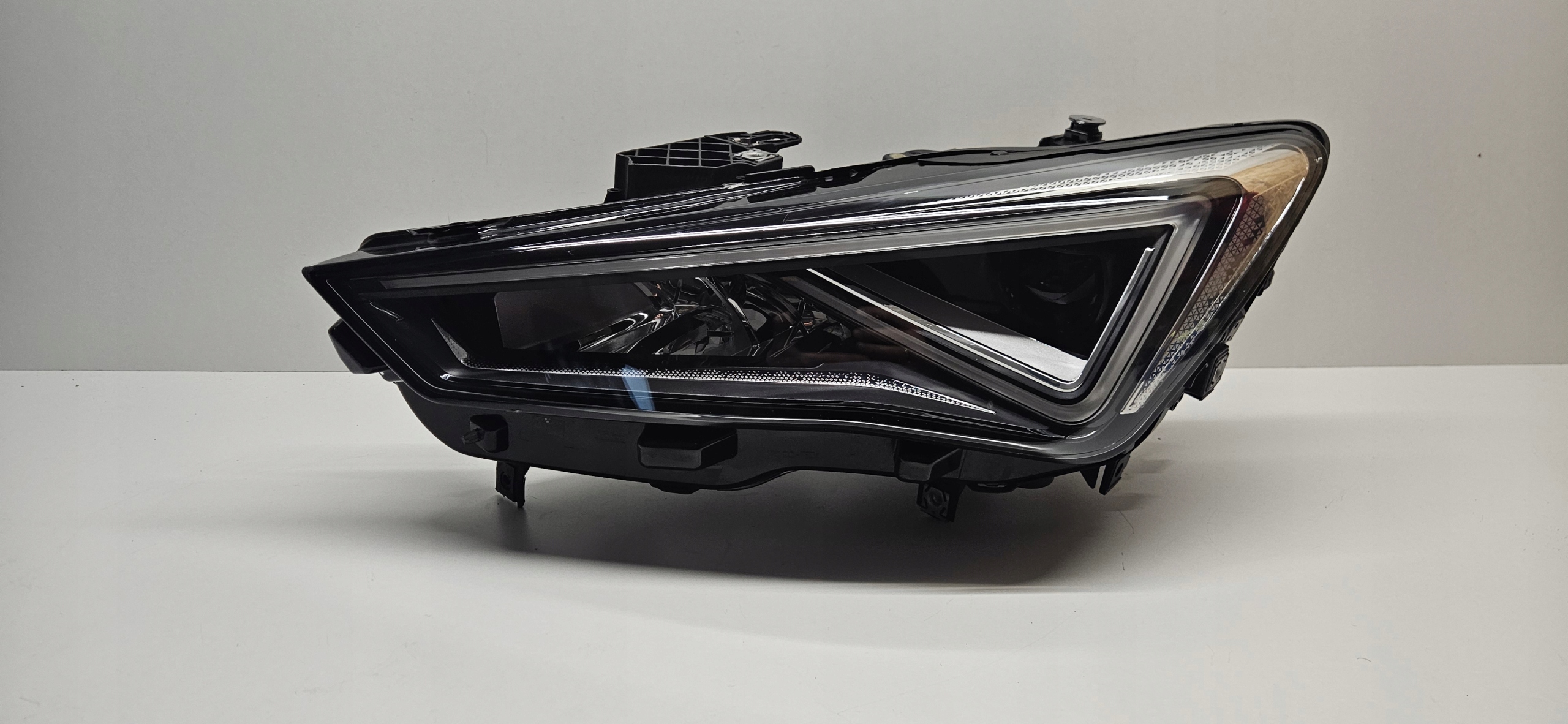 CUPRA FORMENTOR 5FG REFLEKTOR FULL LED LEWY LAMPA LEWA za 2000.00PLN z ...