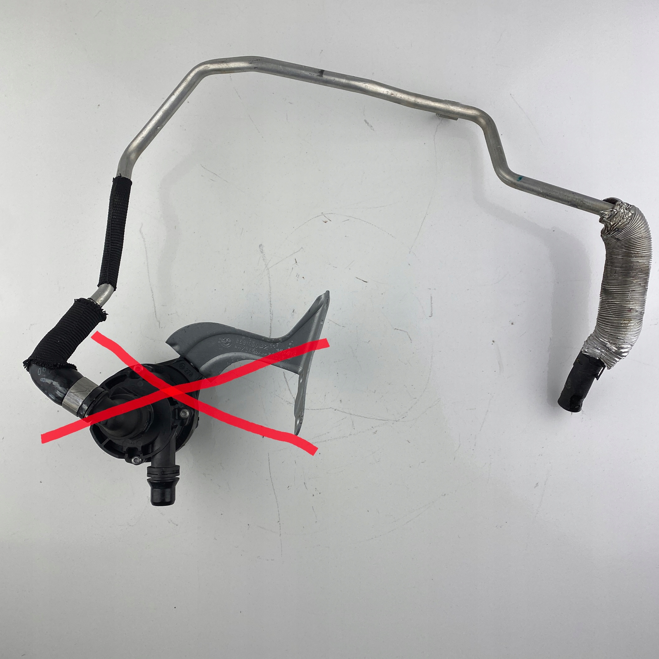 PRZEWÓD POMPA WODY -TURBO BMW M140i M240i F21 F22 F23 F30 F31 F32 F33 ...