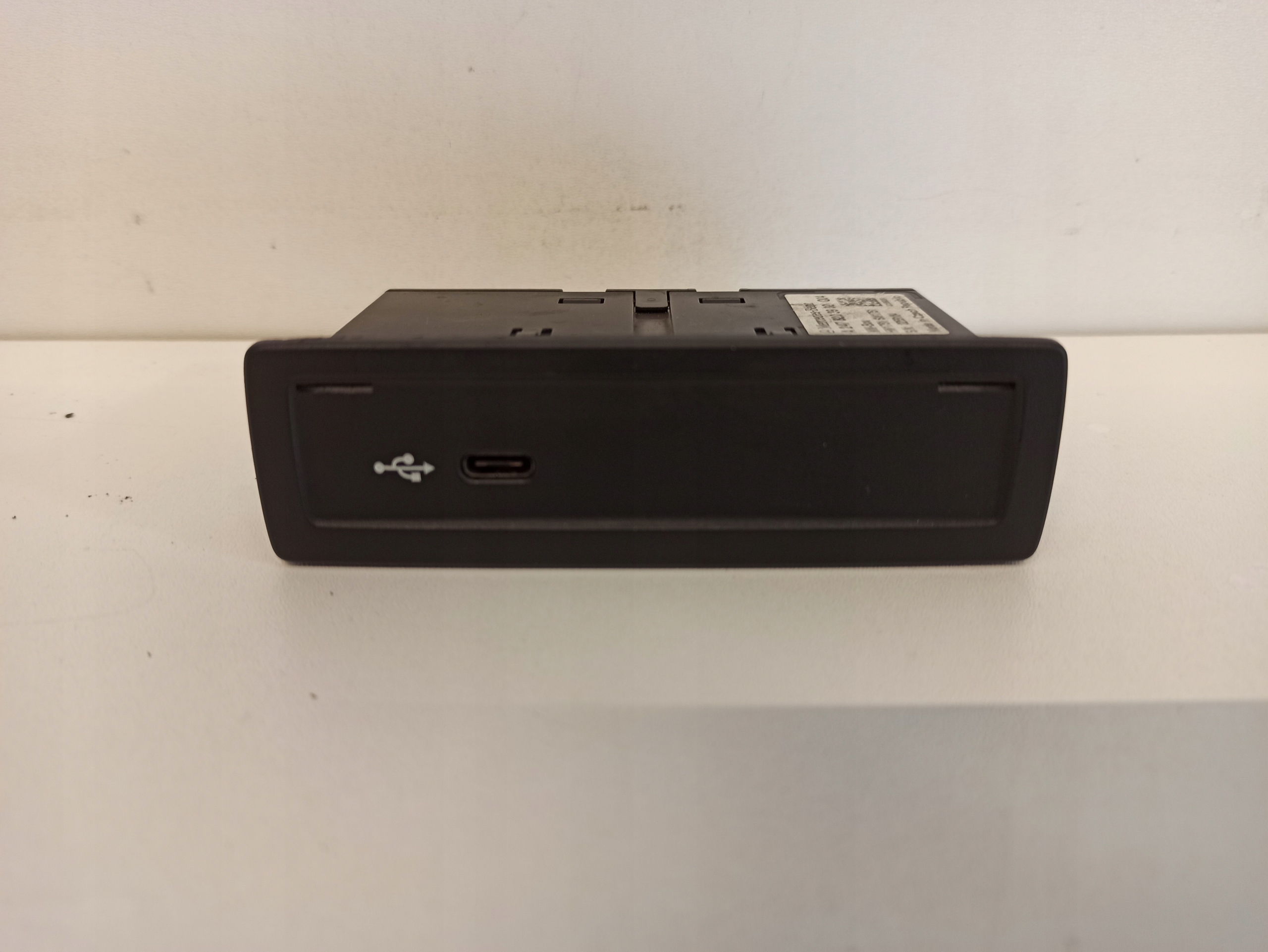 Gniazdo port wejście usb Mercedes-Benz OE A2478203902 za 70.00PLN z ...