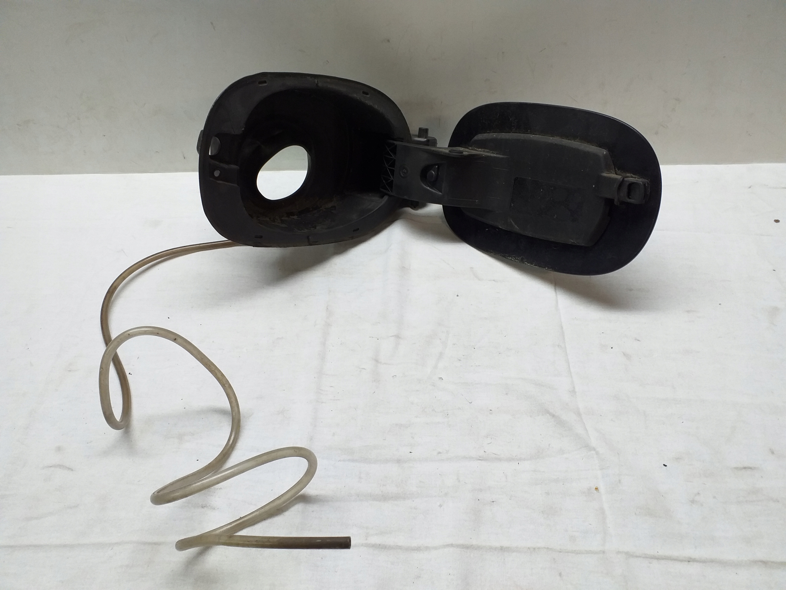 PORSCHE CAYENNE 7P5 KLAPKA WLEWU PALIWA za 50.00PLN z Trzebinia ...