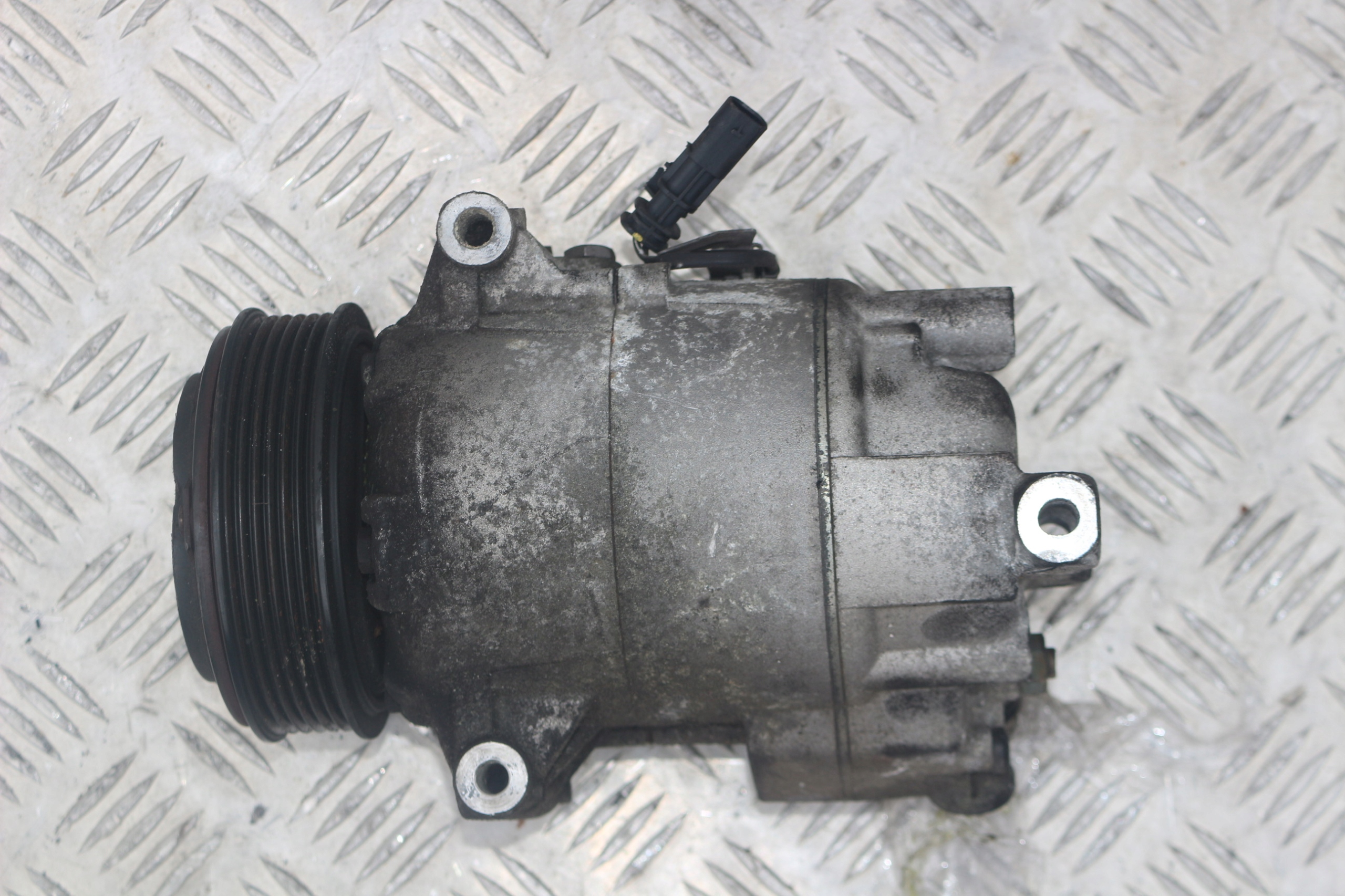 SPRĘŻARKA KLIMATYZACJI OPEL ASTRA J 13335252 UD4 ZAFIRA C ASTRA J 2.0 ...
