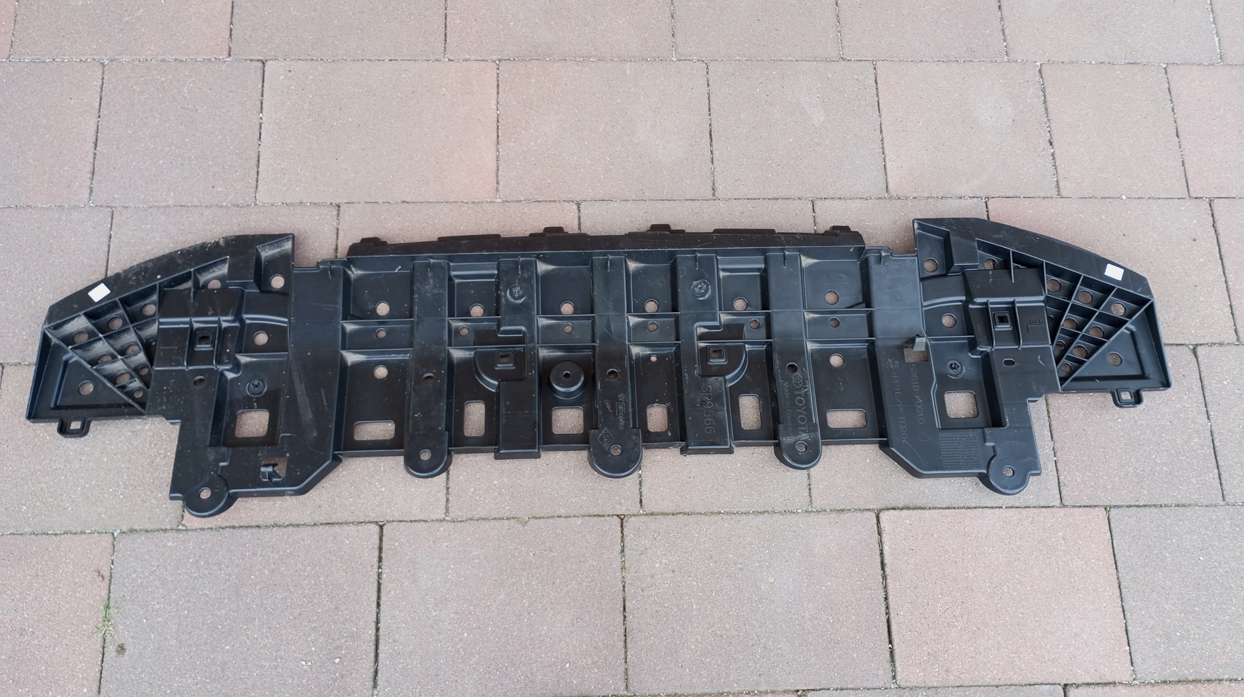 TOYOTA YARIS IV 2020>--OSŁONA PŁYTA POD ZDERZAK PRZÓD 52618-K0010 za ...