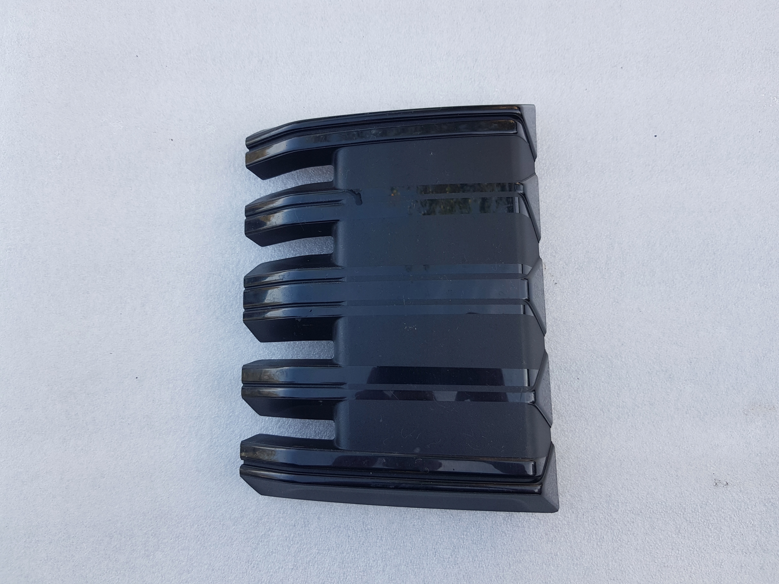 SKODA OCTAVIA IV KRATKA ZASLEPKA RADARU 5E3853655 za 49.00PLN z Wieprz ...