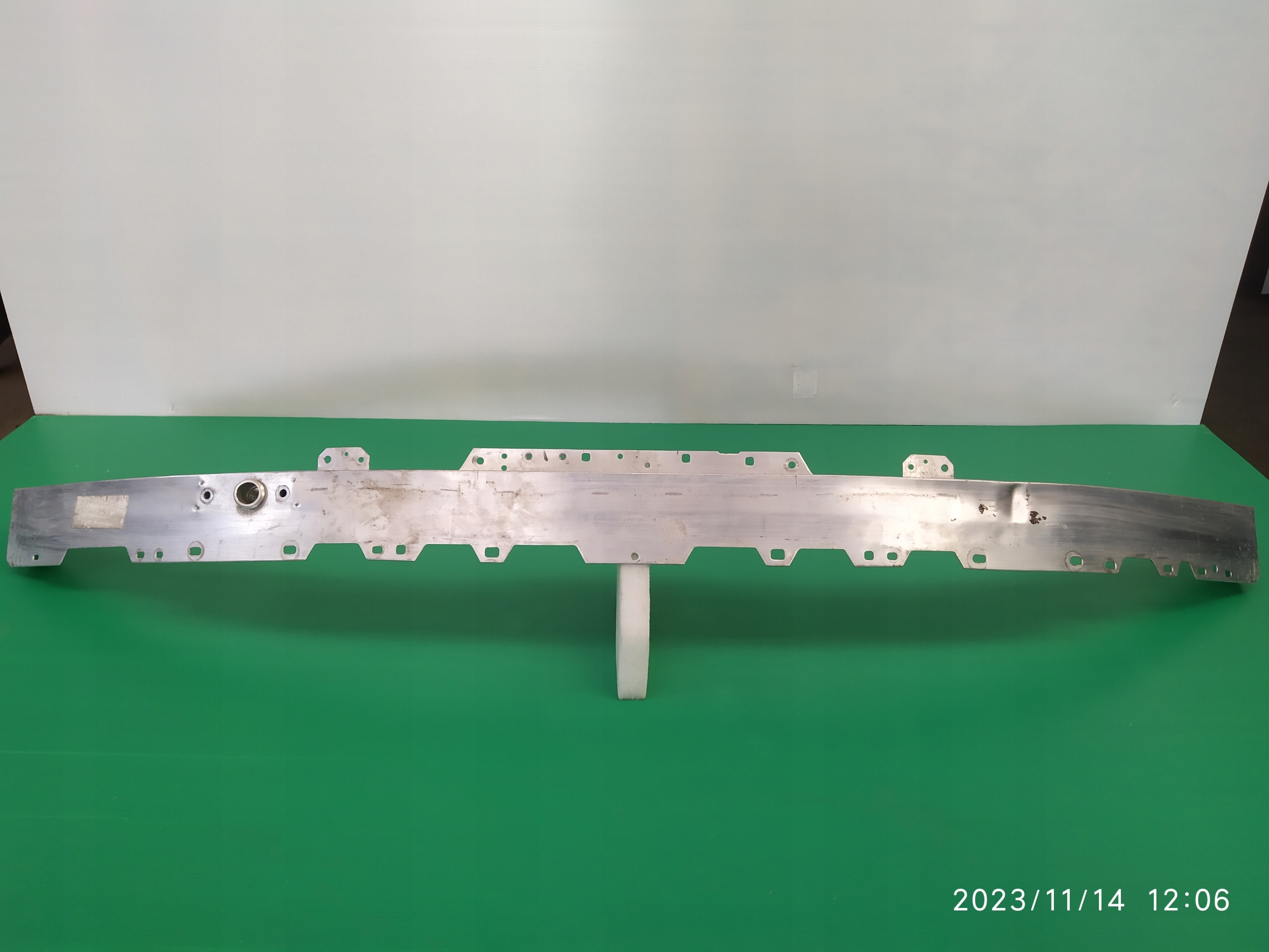 BELKA ZDERZAKA PRZÓD MERCEDES E KLASA W213 A2136200130 za 420 zł z ...