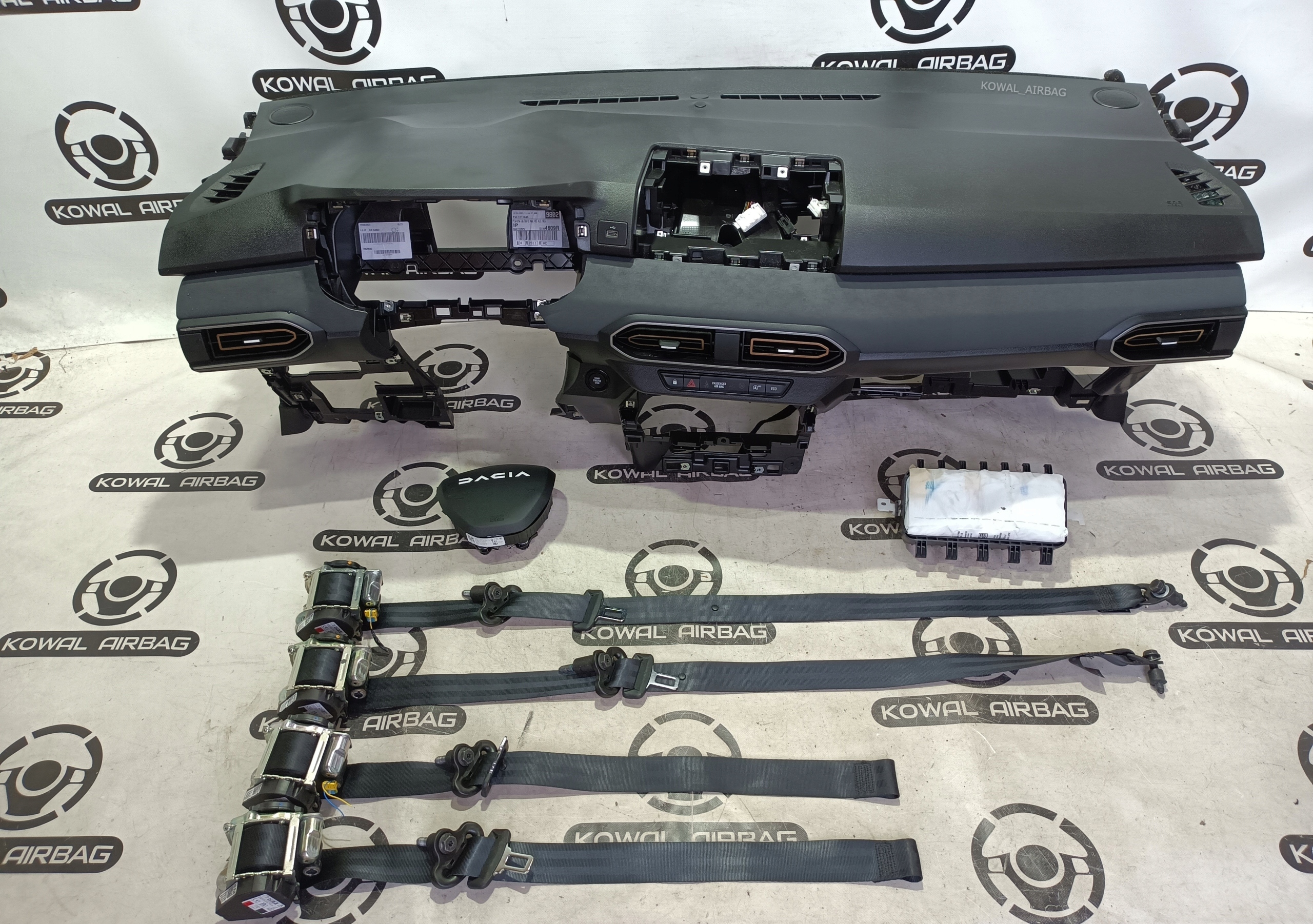 DACIA SANDERO 3 III STEPWAY LIFT DESKA KONSOLA AIRBAG PASY ORYGINAŁ NOWA za 3800.00PLN z Wijewo ...