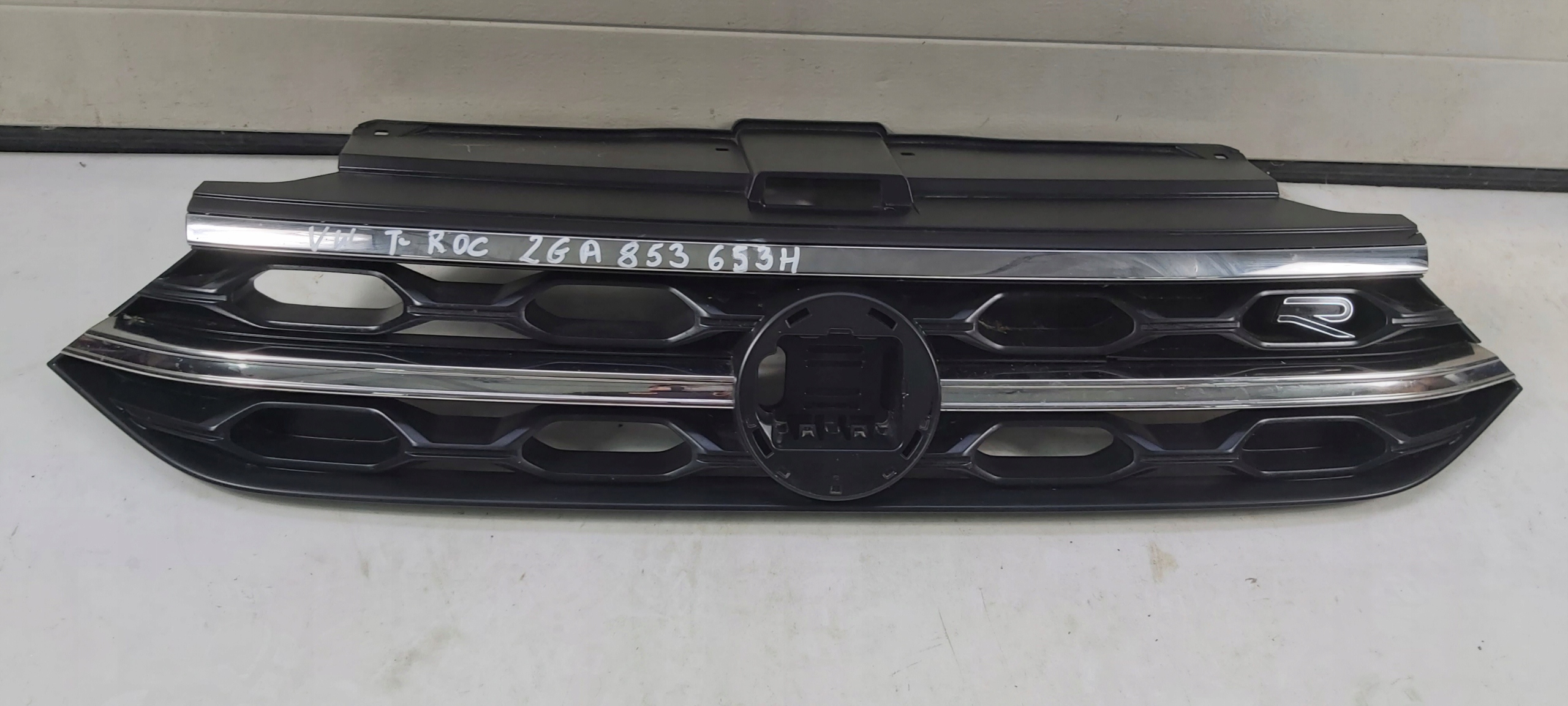 VW T-ROC LIFT 2GA853653H GRILL ATRAPA za 300.00PLN z Dzierżoniów ...