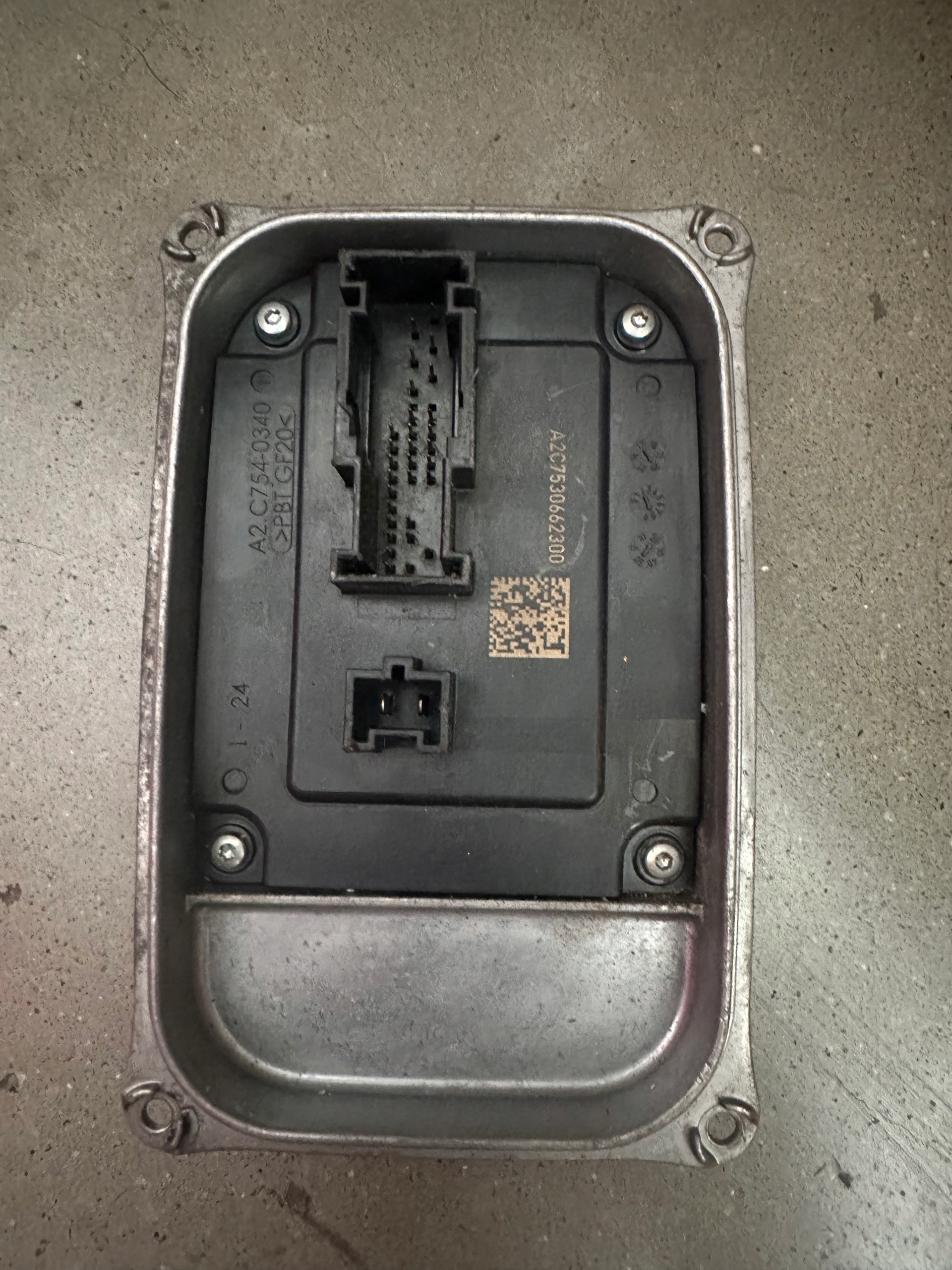 A2479004004 - Niska cena na Allegro