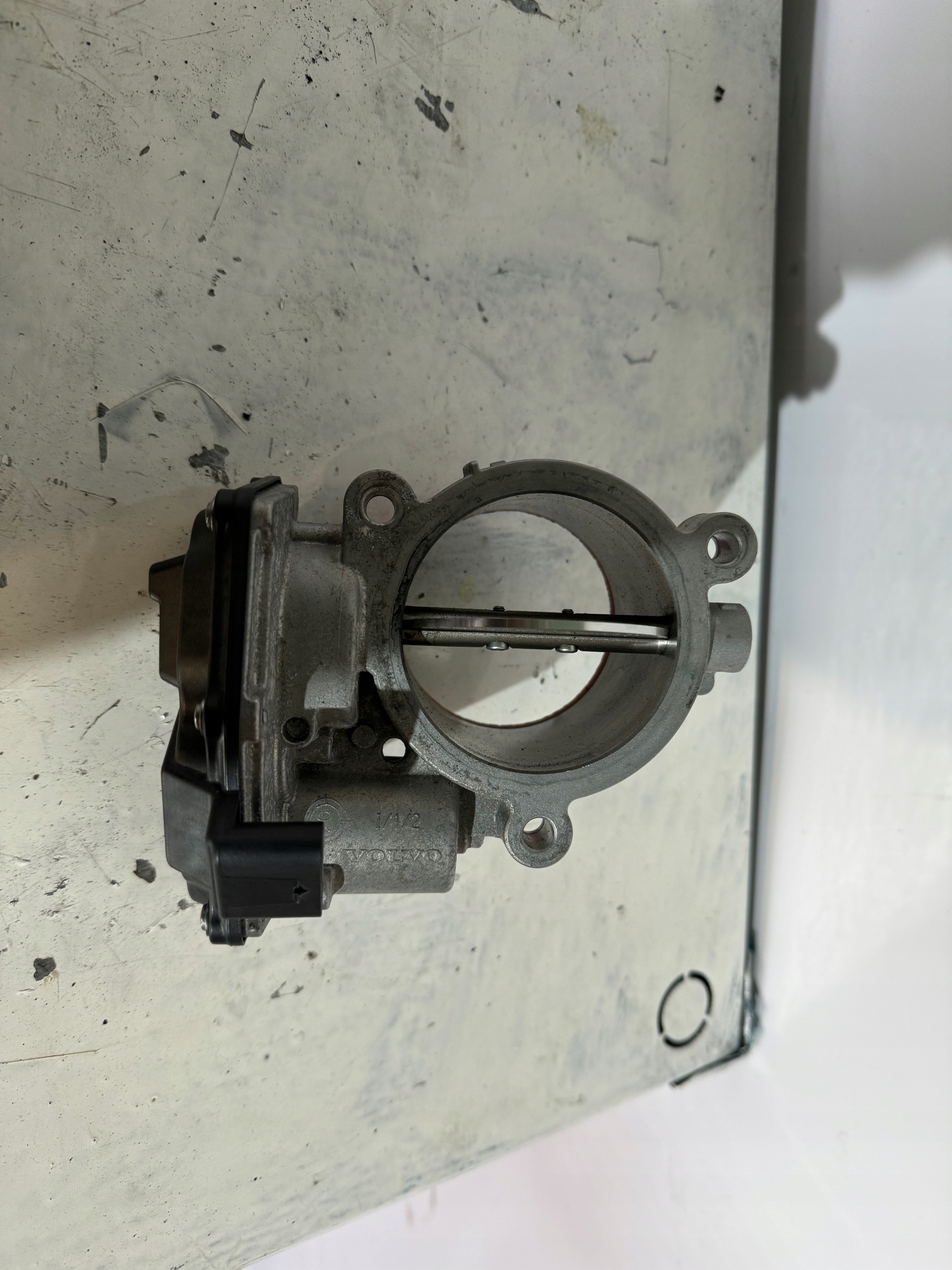 VOLVO V90 T8 HYBRID PLUG-IN PRZEPUSTNICA 31459842 XC90 XC60 V60 S60 za ...