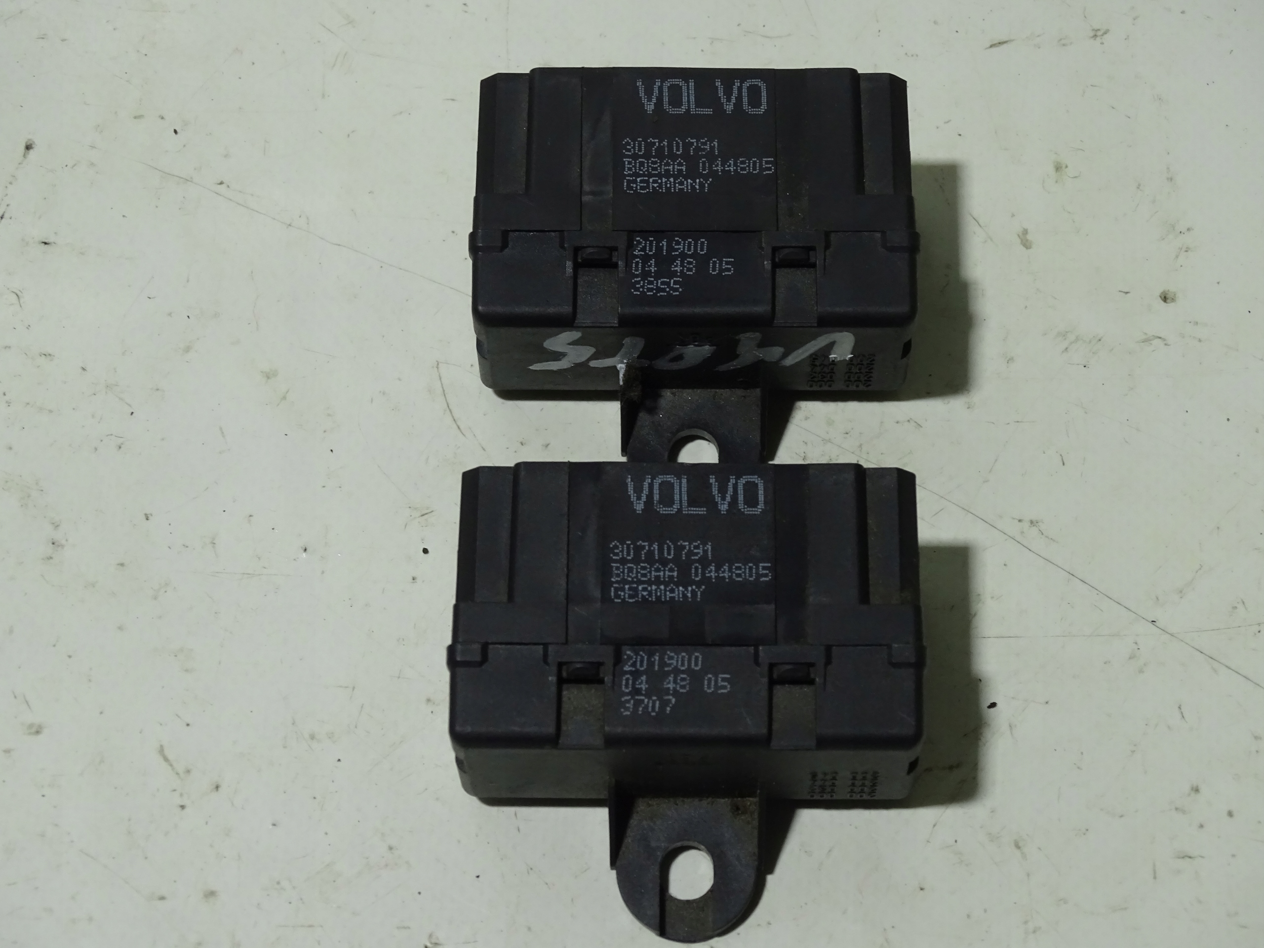 Volvo OE 30710791 - porównaj ceny - Allegro.pl