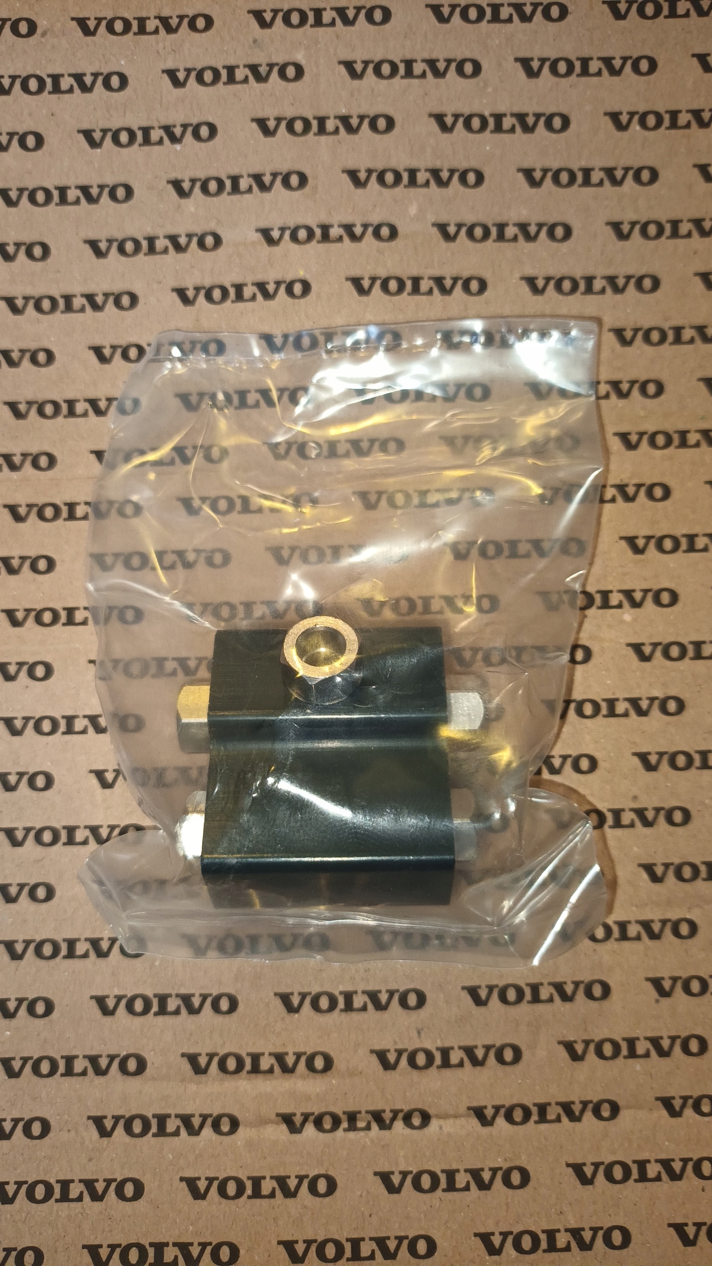 Rozdzielacz przewody kabiny VOLVO FH4 21880315 • Cena, Opinie - Allegro