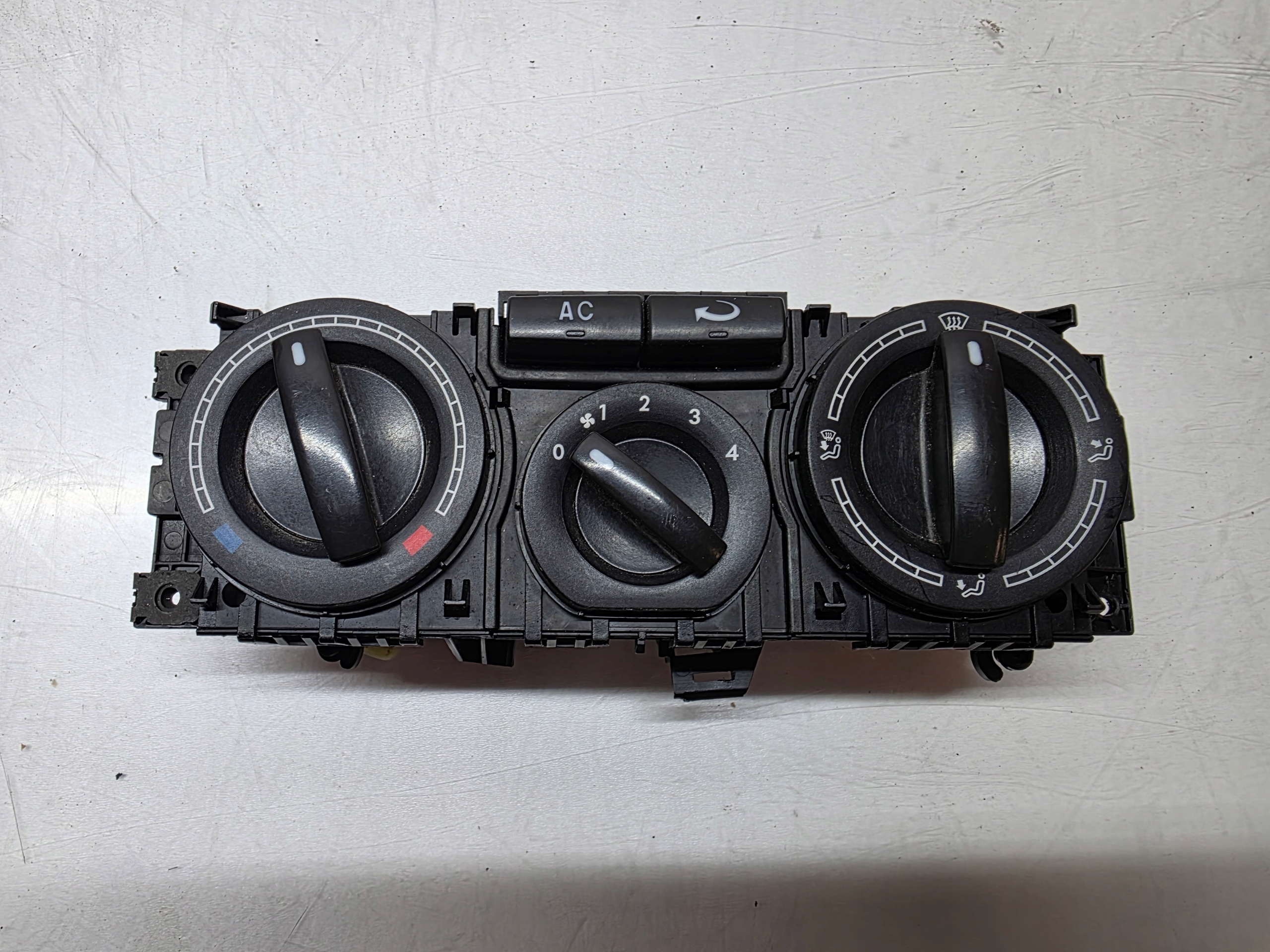 PANEL NAWIEWU VW T5 7H0820045F9B9 za 640.00PLN z Stare Kurowo - Allegro - (17526258469)