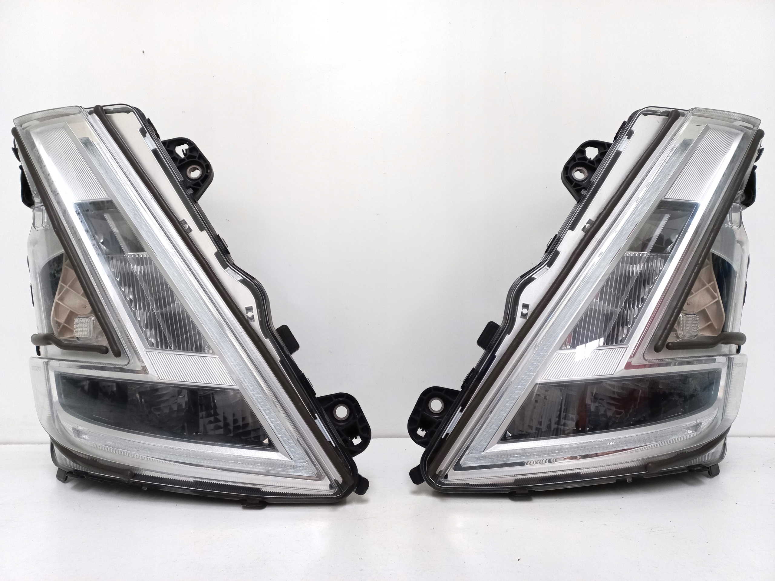 ORYGINALNY REFLEKTOR FULL LED LAMPA VOLVO FH 5 Sprawdzone - Sprawne ...